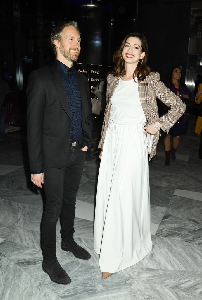 Anne Hathaway E Adam Shulman Como Eles Se Conheceram Anne Hathaway