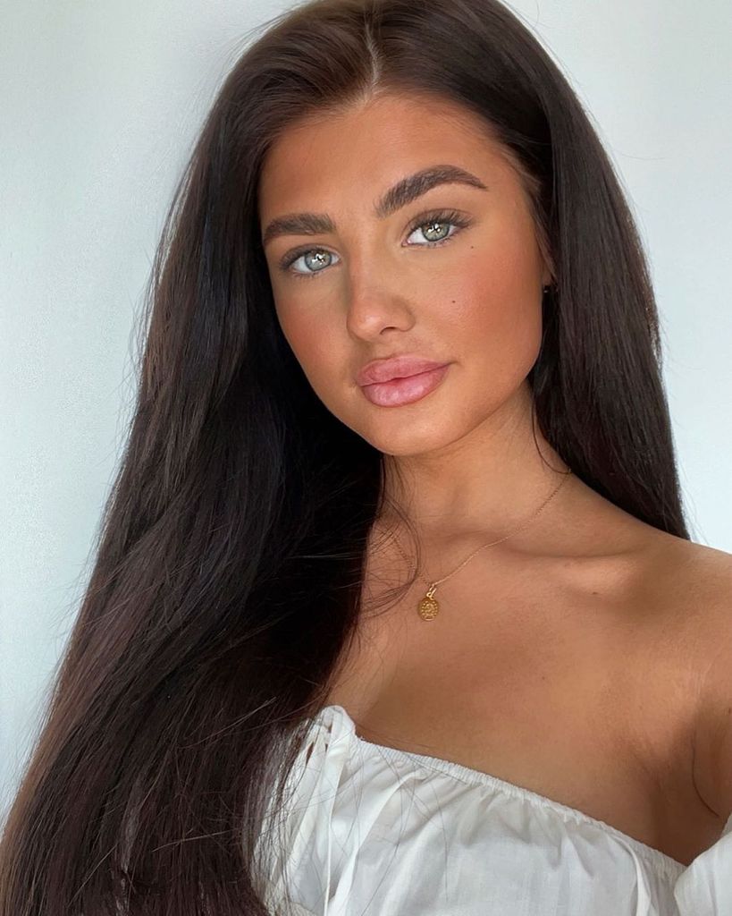 Laura Freund's Instagram, Twitter & Facebook on IDCrawl