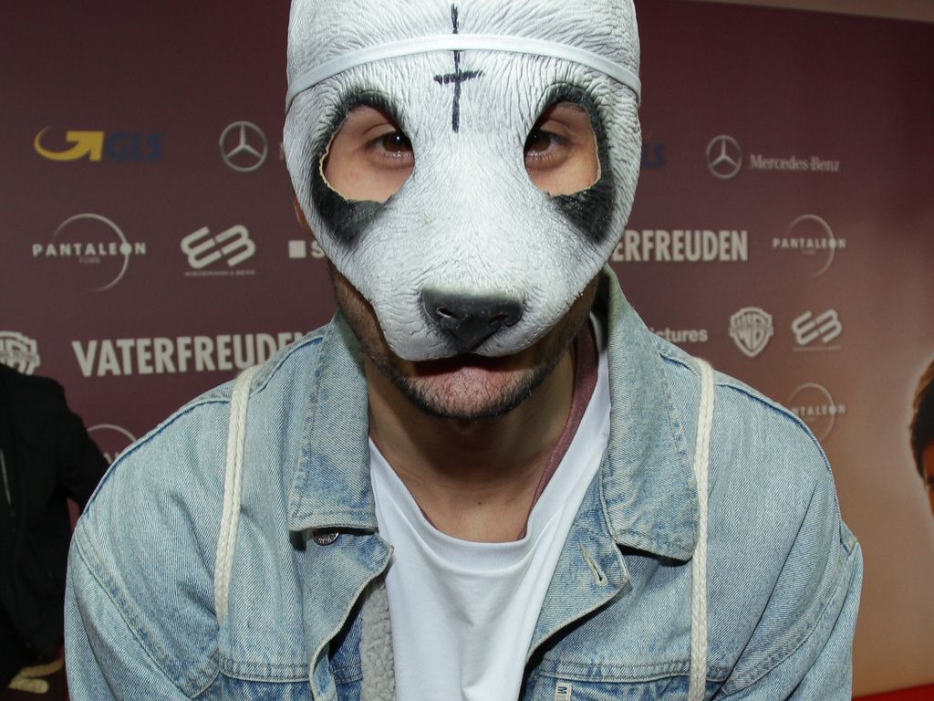 Rapper Cro: "Stuttgart ist viel cooler als Berlin" | Promiflash.de