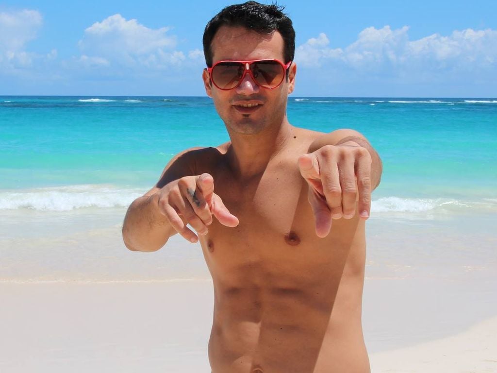 Doch keine Angst? Daniel Lopes chillt am Strand | Promiflash.de