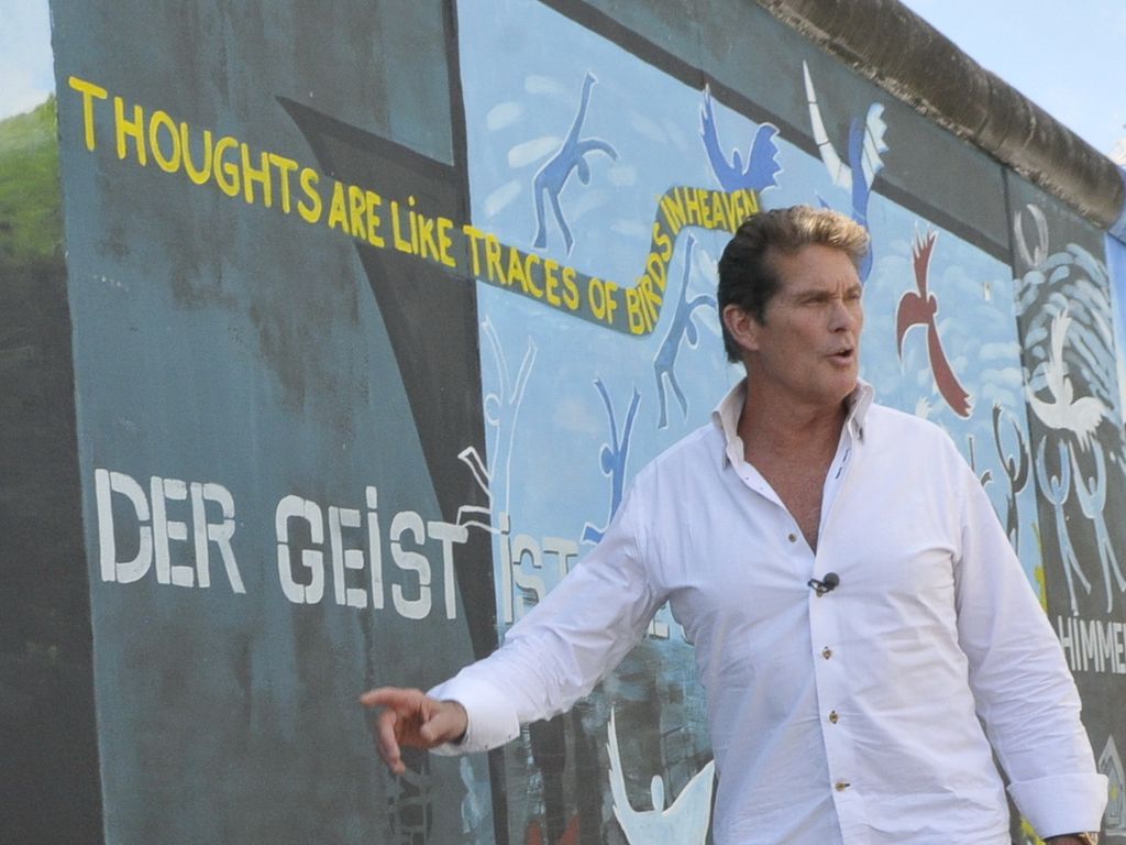 David Hasselhoff: Die Berliner Mauer muss bleiben! | Promiflash.de