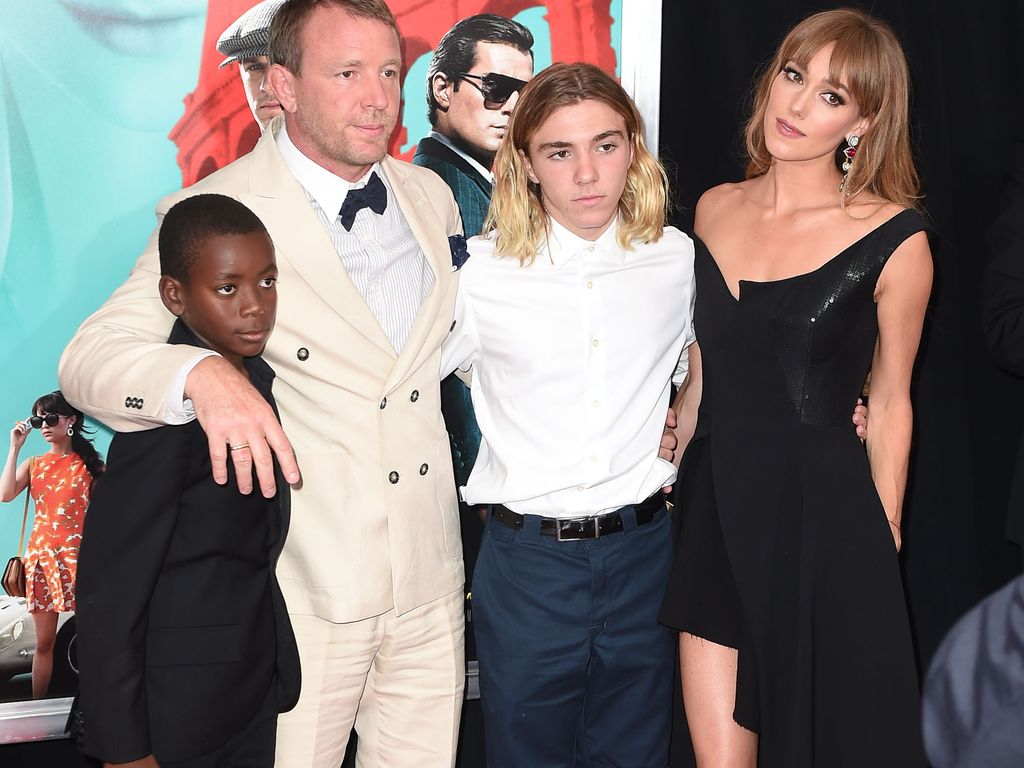 Guy Ritchie: Hier zeigt er seine coole Patchwork-Familie | Promiflash.de