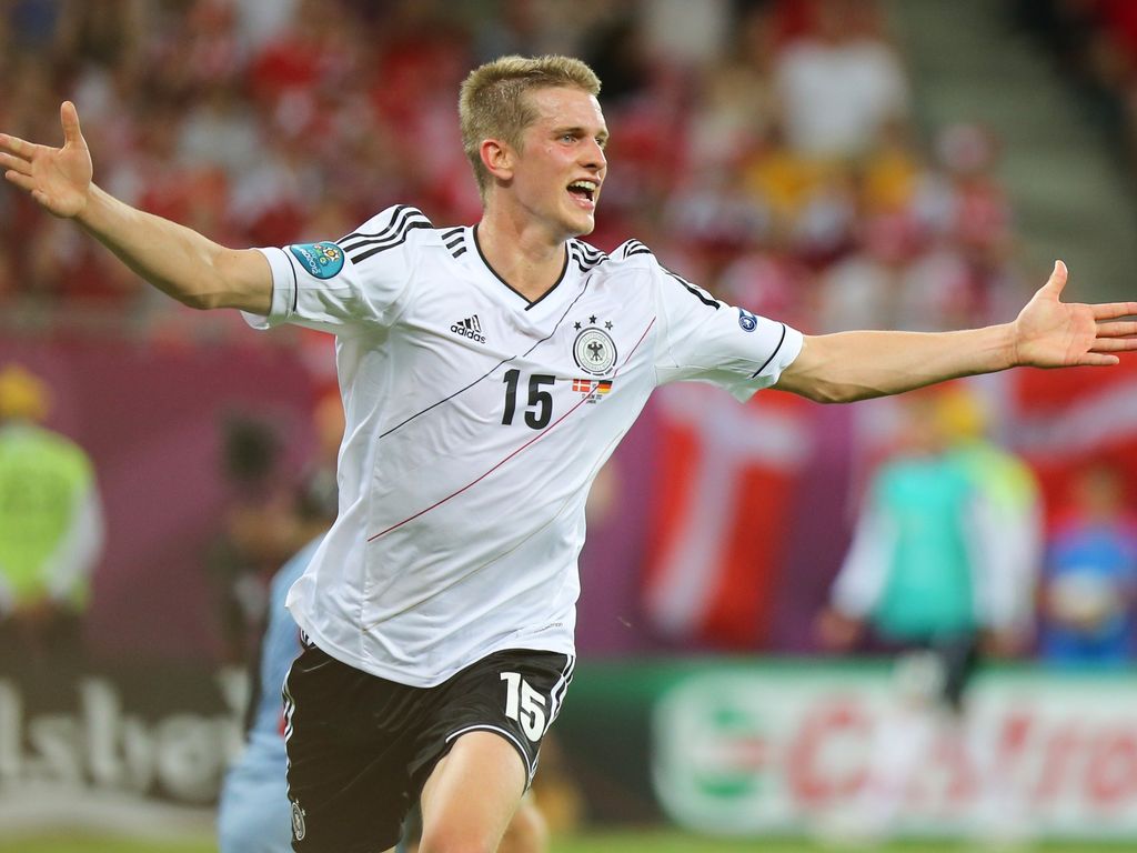 EM-Sieg dank Lars Bender: So tickt unser Tor-Held! | Promiflash.de