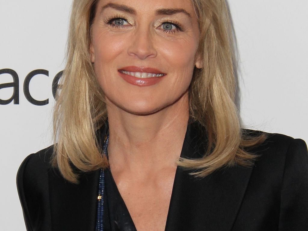 Infektion? Sharon Stone musste ins Krankenhaus | Promiflash.de