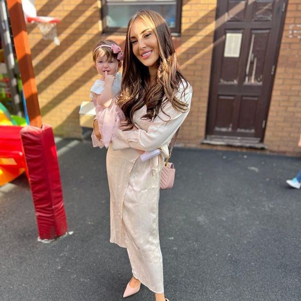 Nikki Manashe | Promiflash