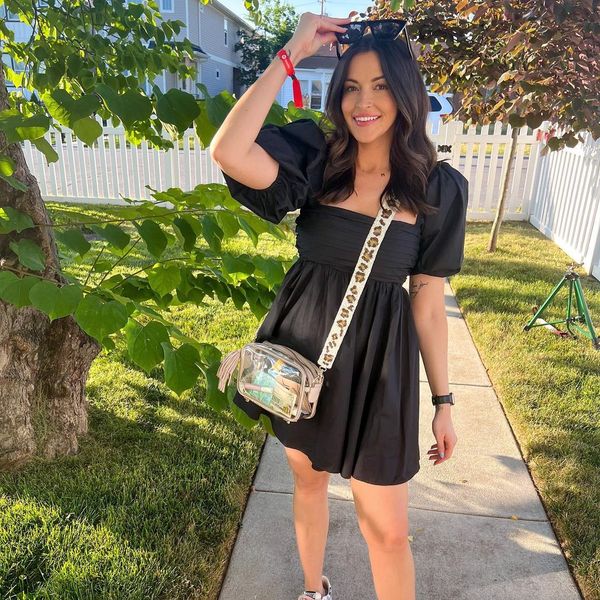 Tia Booth | Promiflash