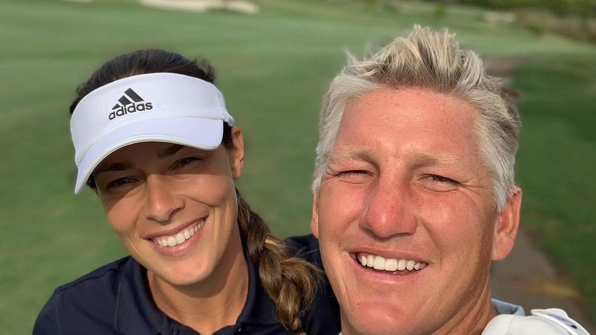 Süß: Bastian Schweinsteiger und seine Ana sind Golf-Buddies!