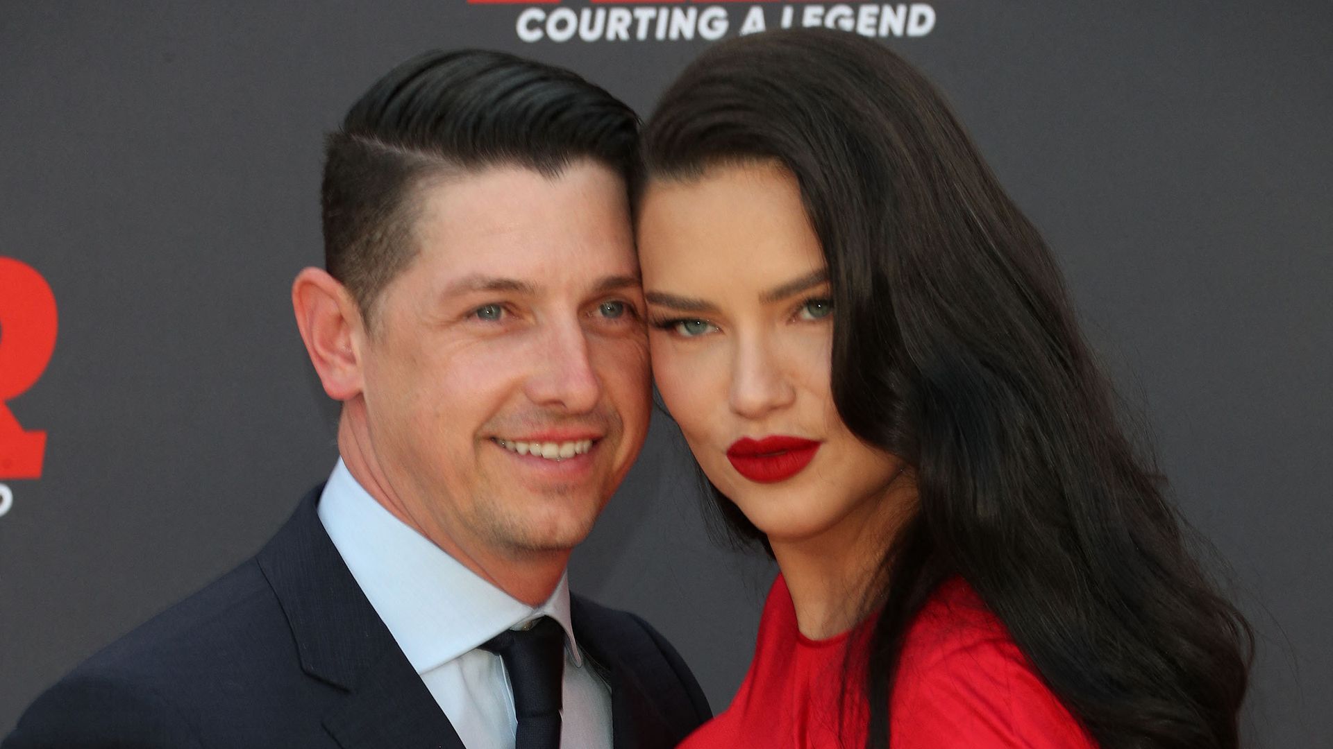 Adriana Lima und ihr Freund Andre legen Turtelauftritt hin