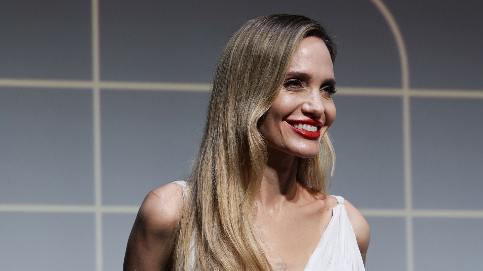 Trotz Scheidungskrieg: Angelina Jolie ist aktuell mega-happy