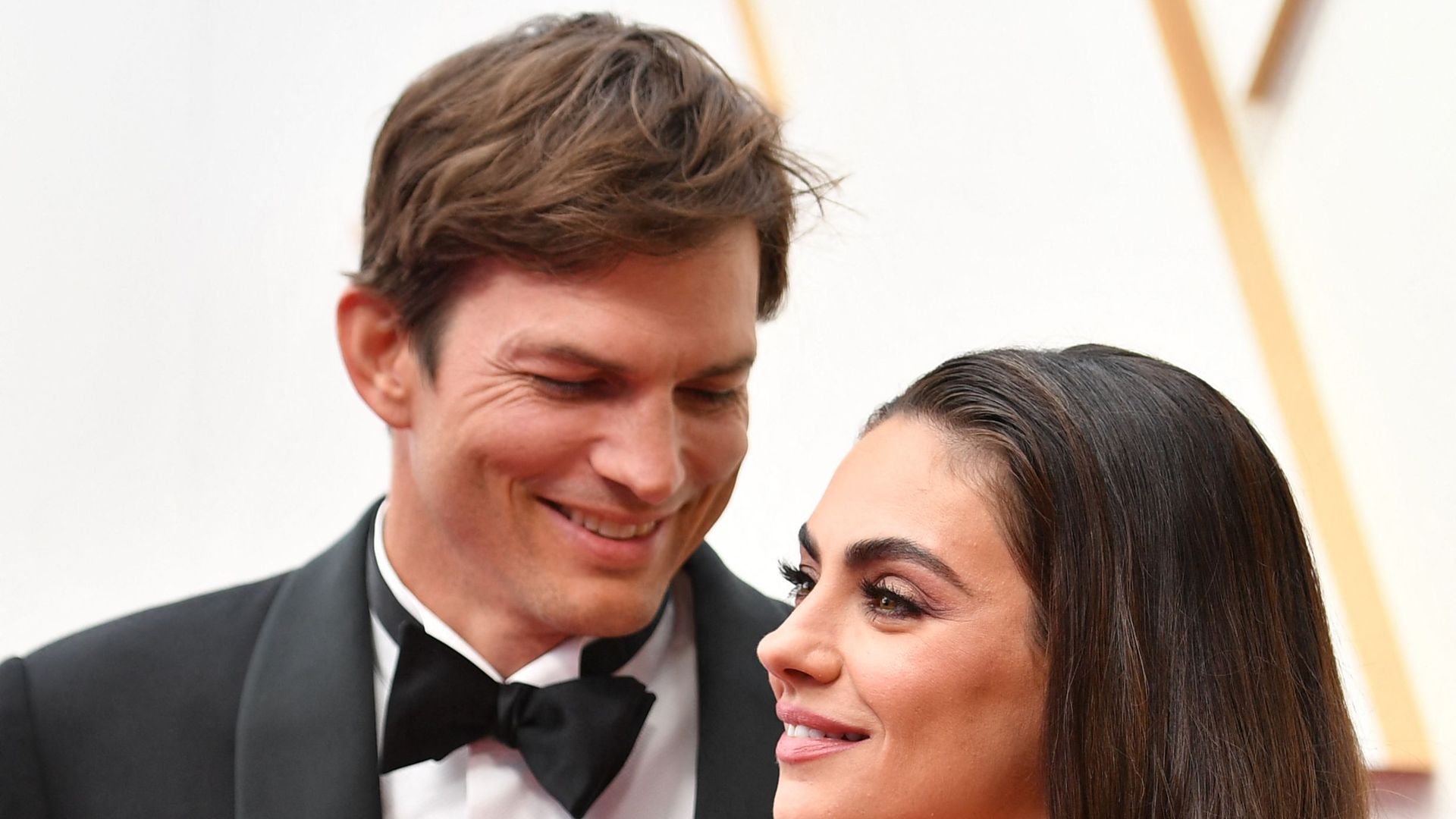 "Glücklichster Mann": Ashton Kutcher schwärmt von Mila Kunis