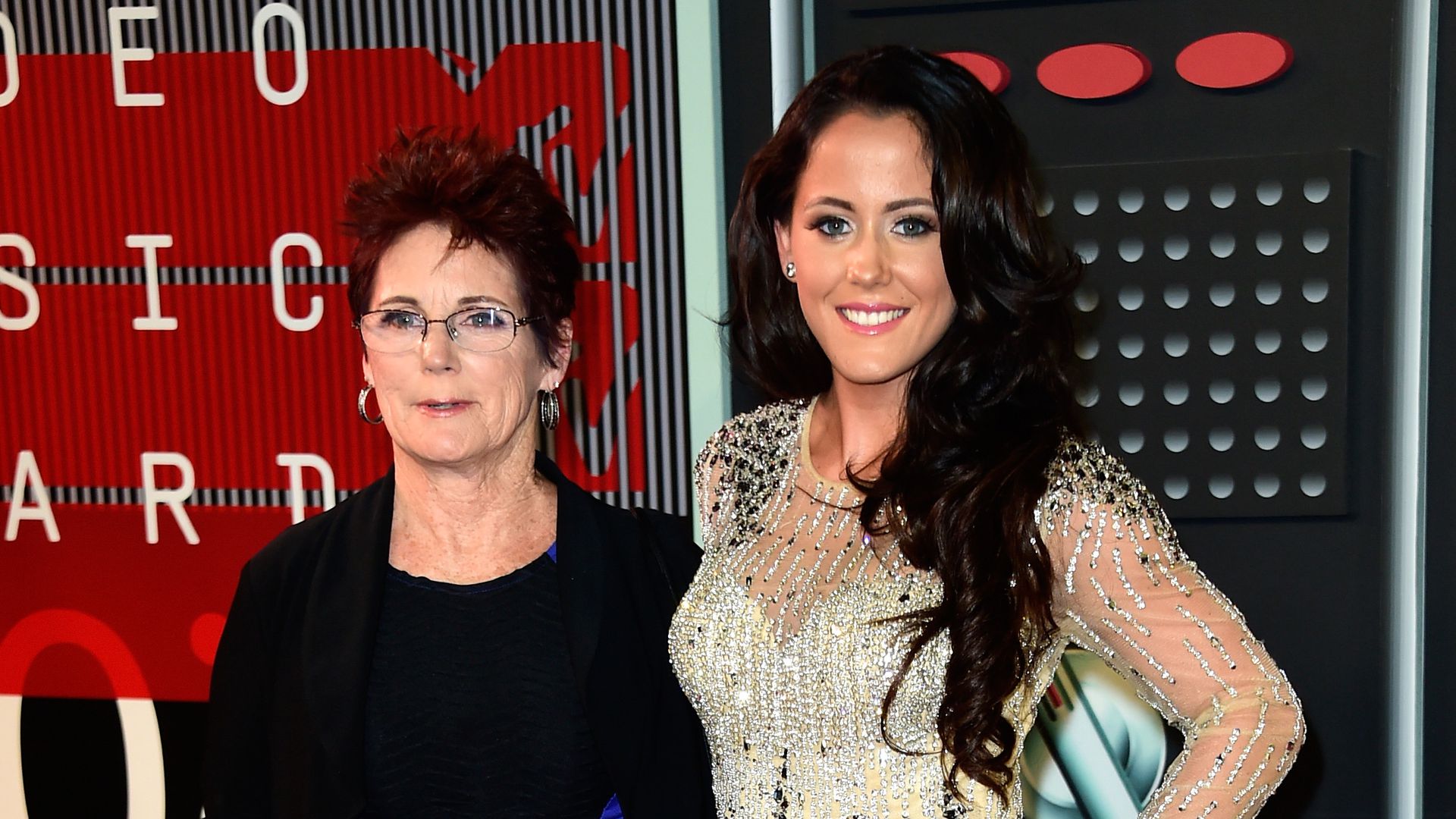 Jenelle Evans reicht einstweilige Verfügung gegen Mutter ein