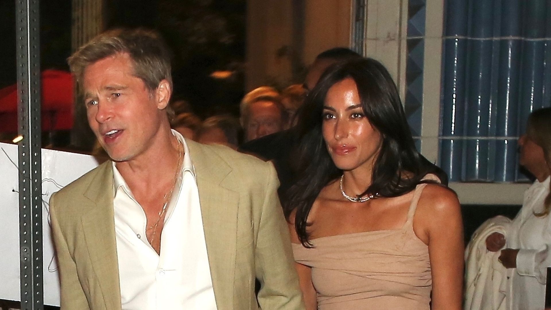 Brad Pitt und Ines De Ramon strahlen bei Dinner-Date in L.A.