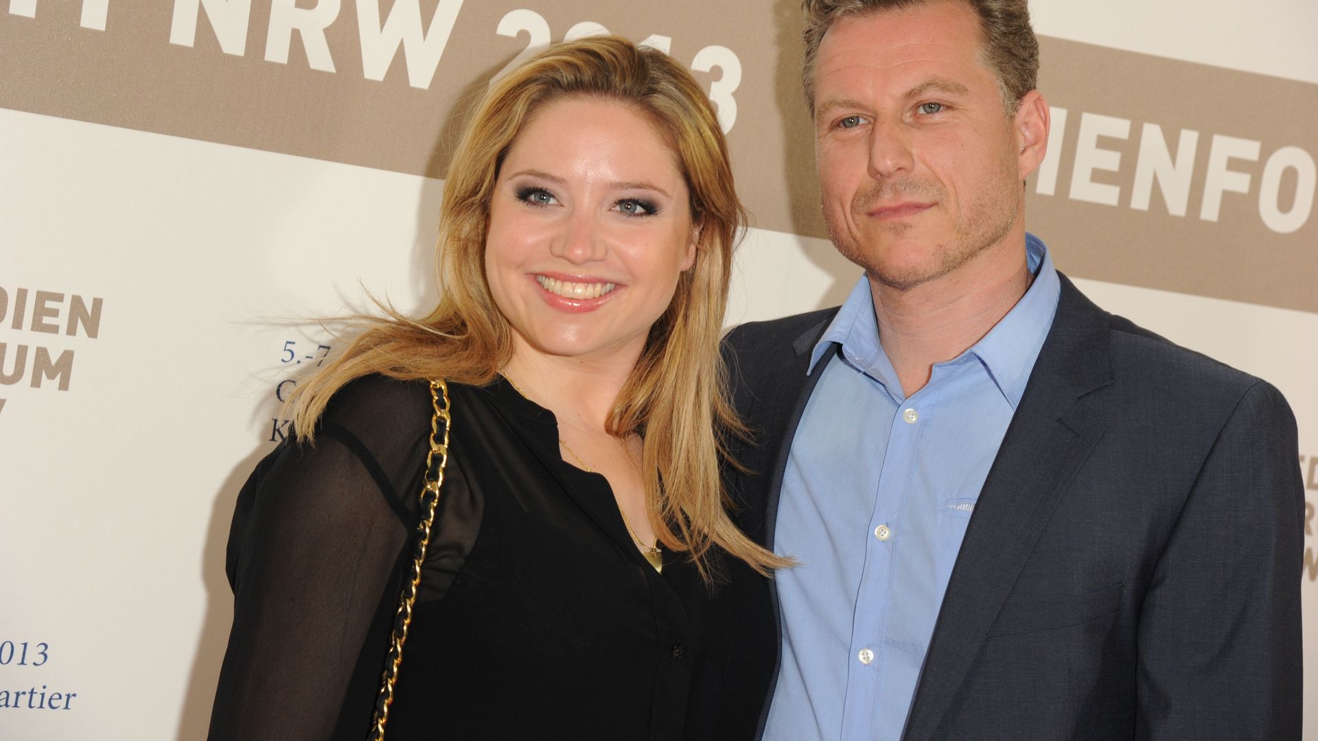 Tolle Braut! So zauberhaft war Caroline Friers Hochzeit | Promiflash.de