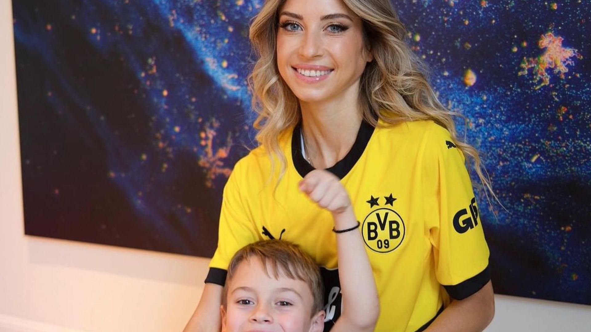 Cathy Hummels unterstützt ihren Ex Mats beim Fußballspiel!