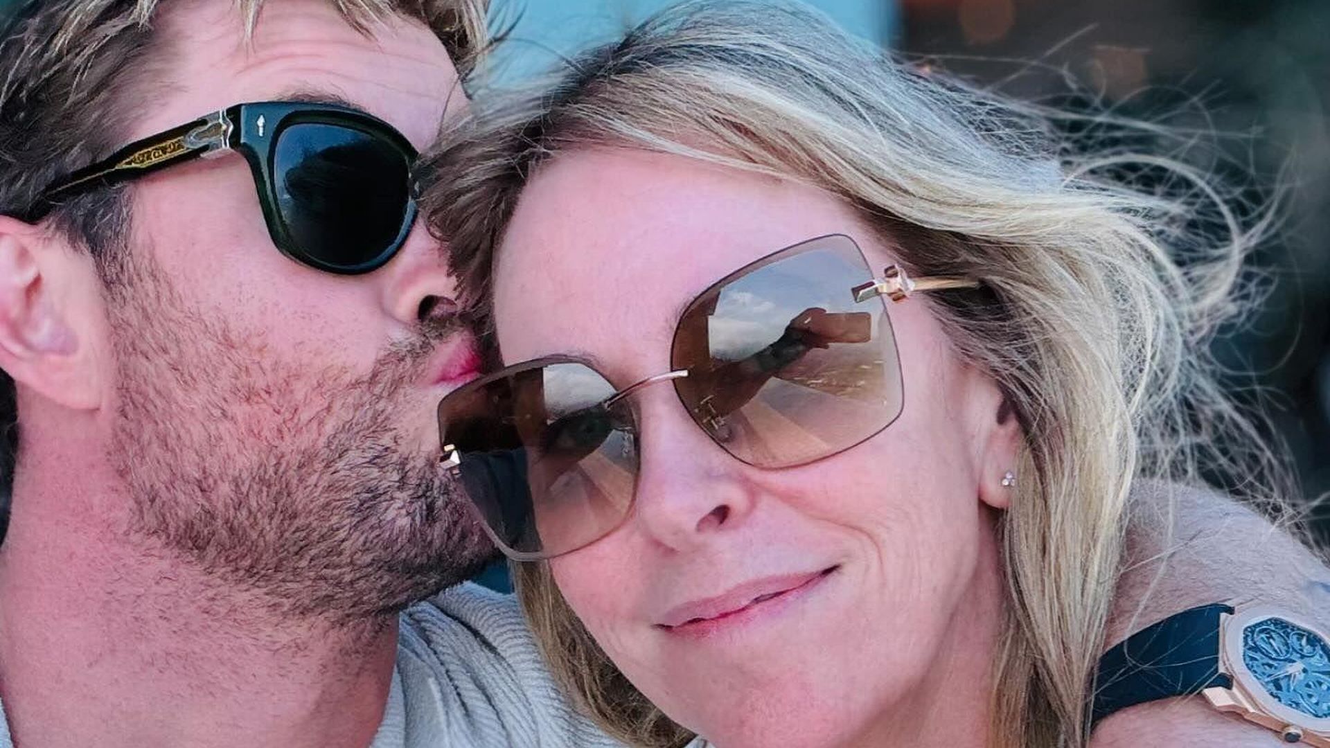 "Lieblinge": Chris Hemsworth ehrt Ehefrau und Mutter im Netz