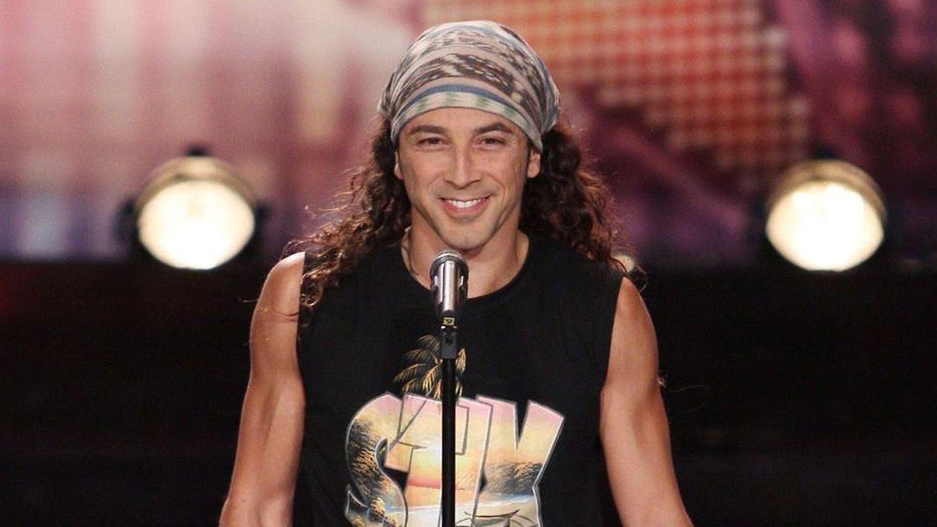 Supertalent-Dergin: Er baut Brücken aus Krücken | Promiflash.de