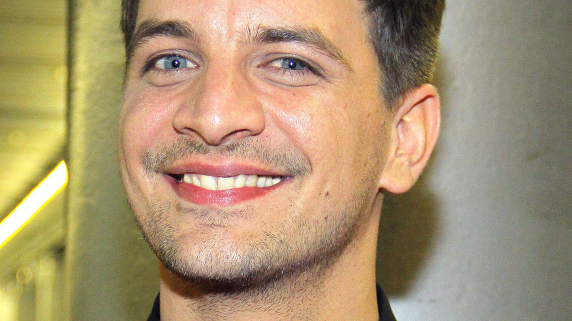 David Pfeffer: Bleibt er trotzdem Polizist? | Promiflash.de