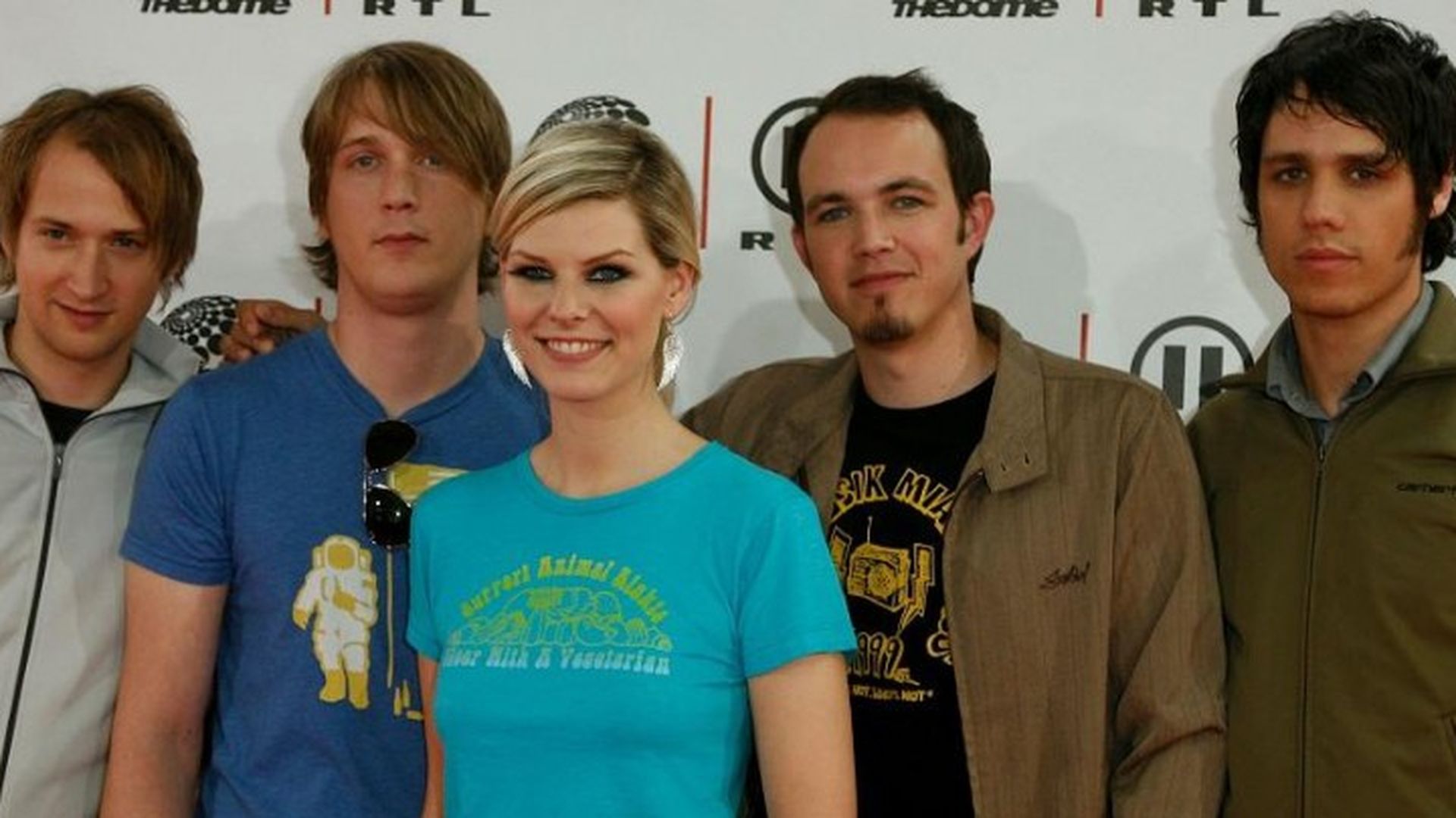 Juli-Sängerin Eva von Todesängsten geplagt | Promiflash.de