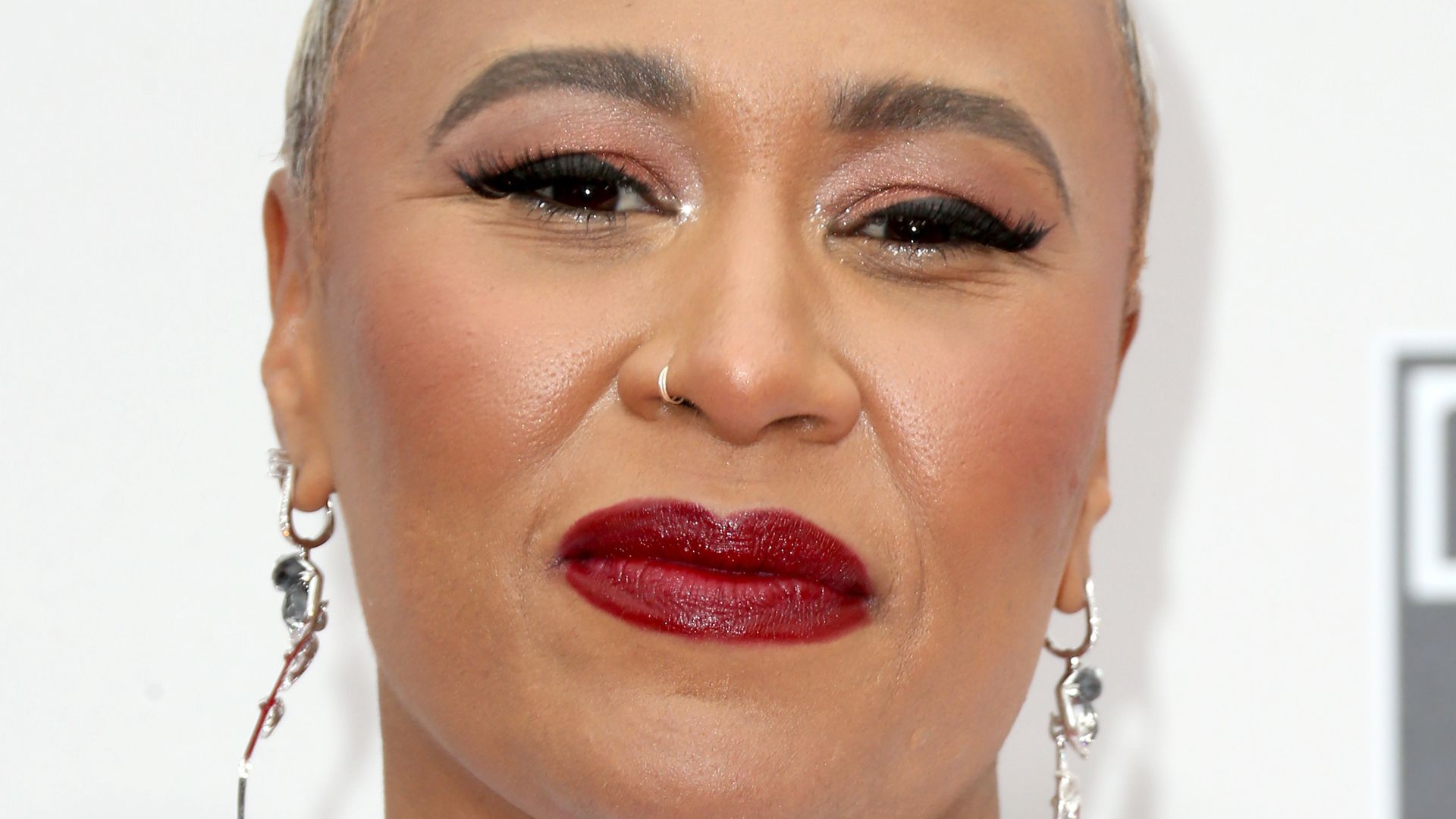 Wow-Auftritt: Emeli Sandé feiert großes Comeback in Berlin! | Promiflash.de
