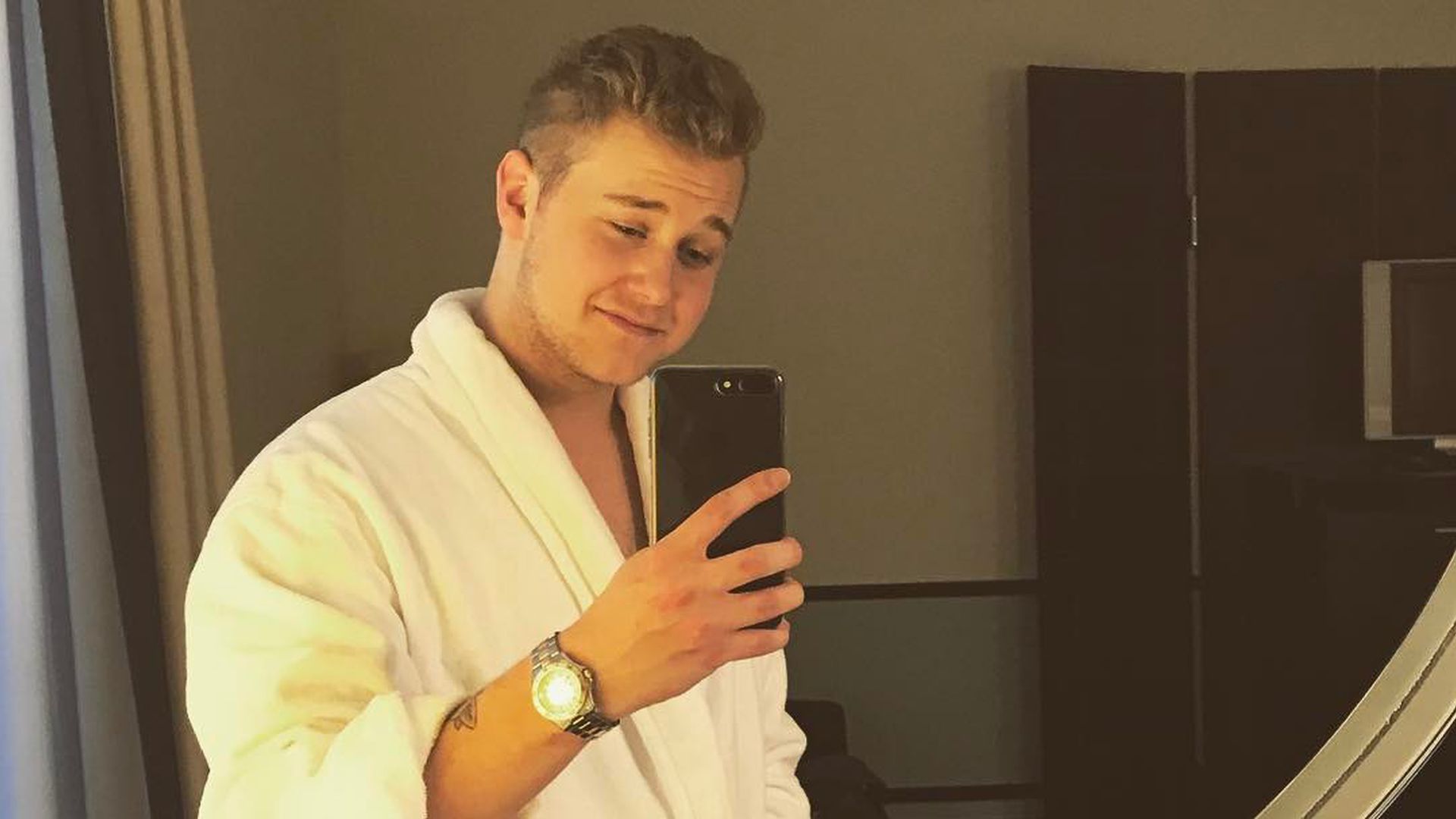 Vor Abflug: Dschungel-Küken Felix van Deventer ist aufgeregt