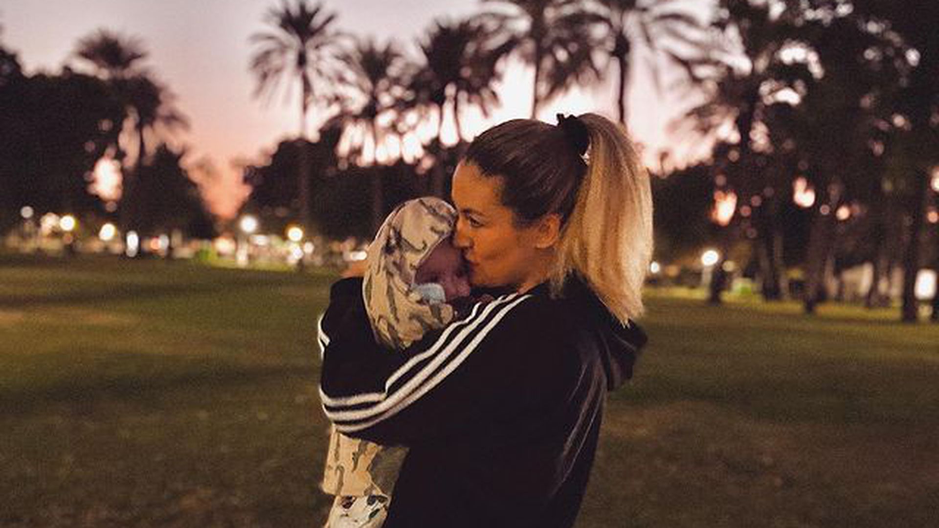 "Immer sicher": Fiona Erdmann widmet ihrem Baby süße Zeilen