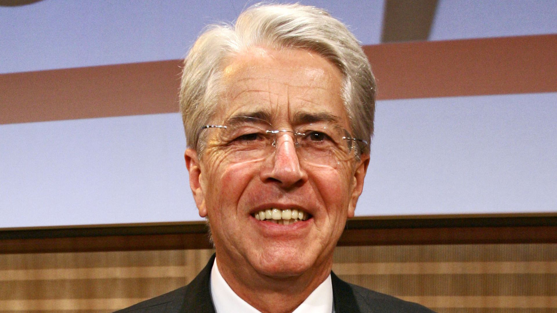 Newcomer mit 77: Frank Elstner gewinnt YouTube-Award! | Promiflash.de