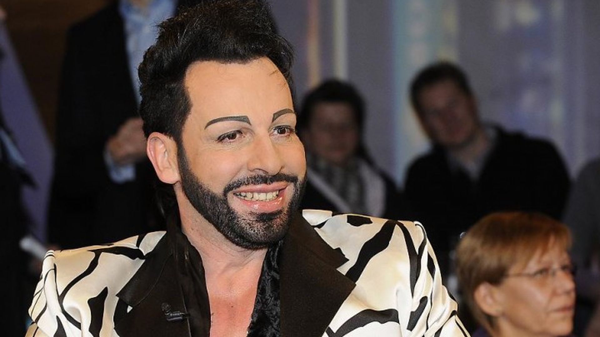 Harald Glööckler trägt gern Damenbinden! | Promiflash.de