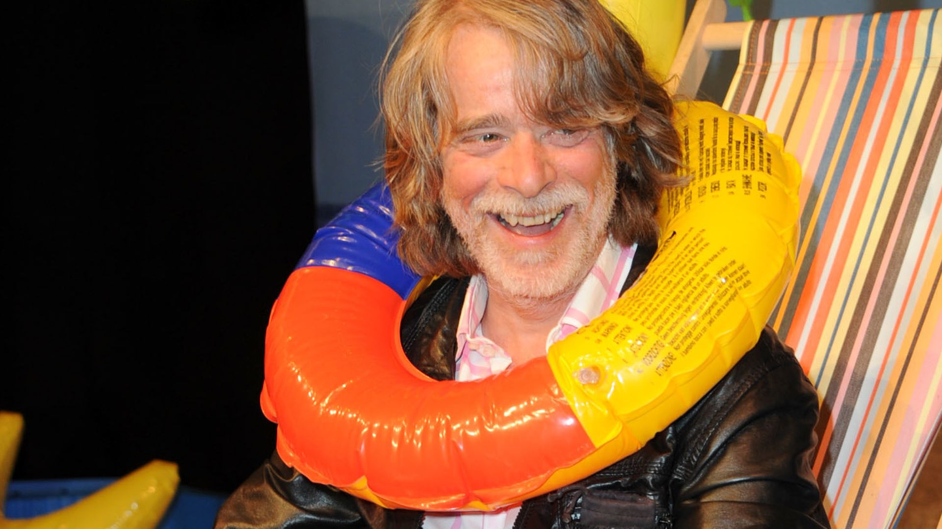 Zum 1. Mal! Helge Schneider an der Charts-Spitze | Promiflash.de