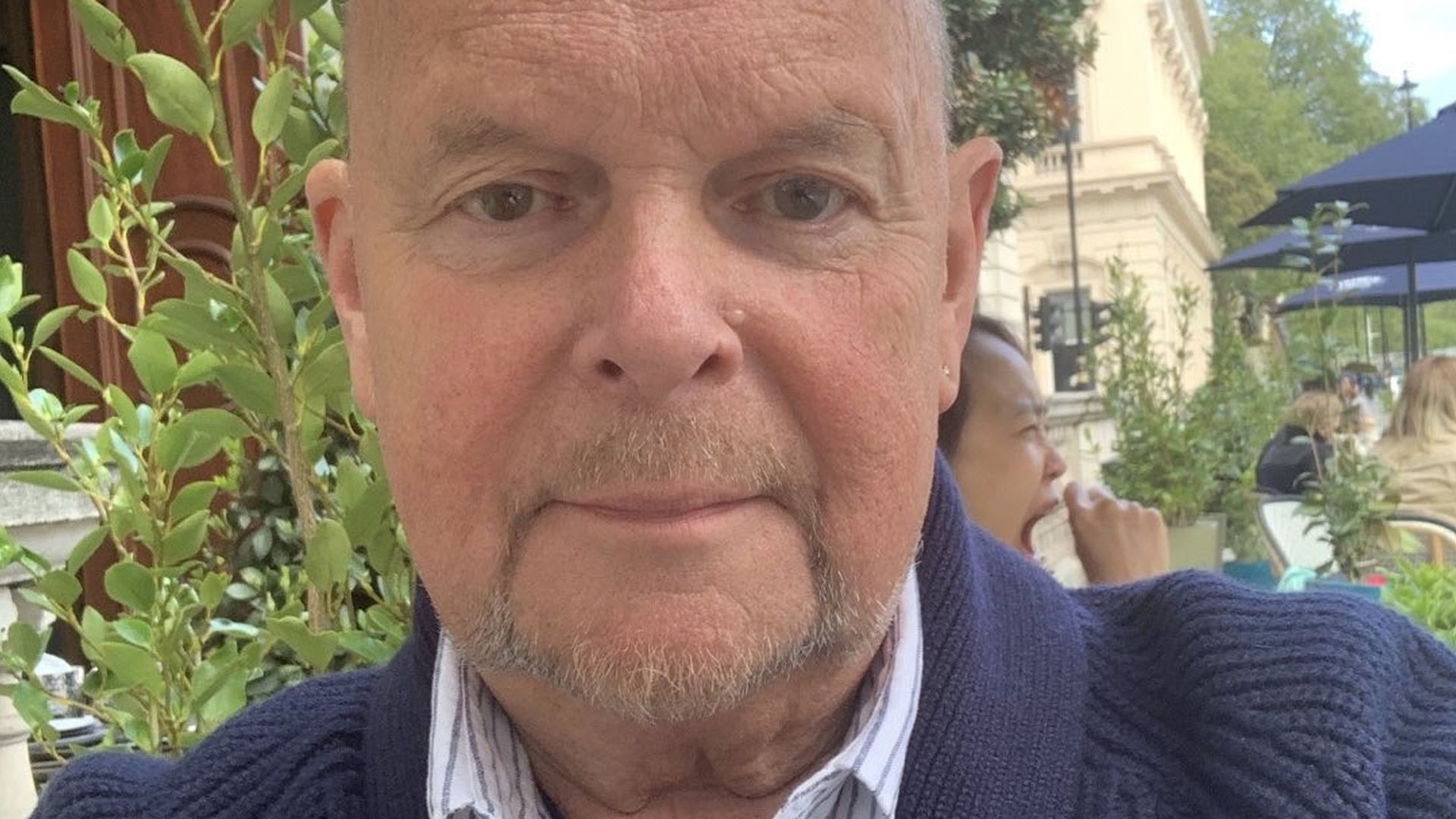 Britischer Radiomoderator James Whales kündigt seinen Tod an