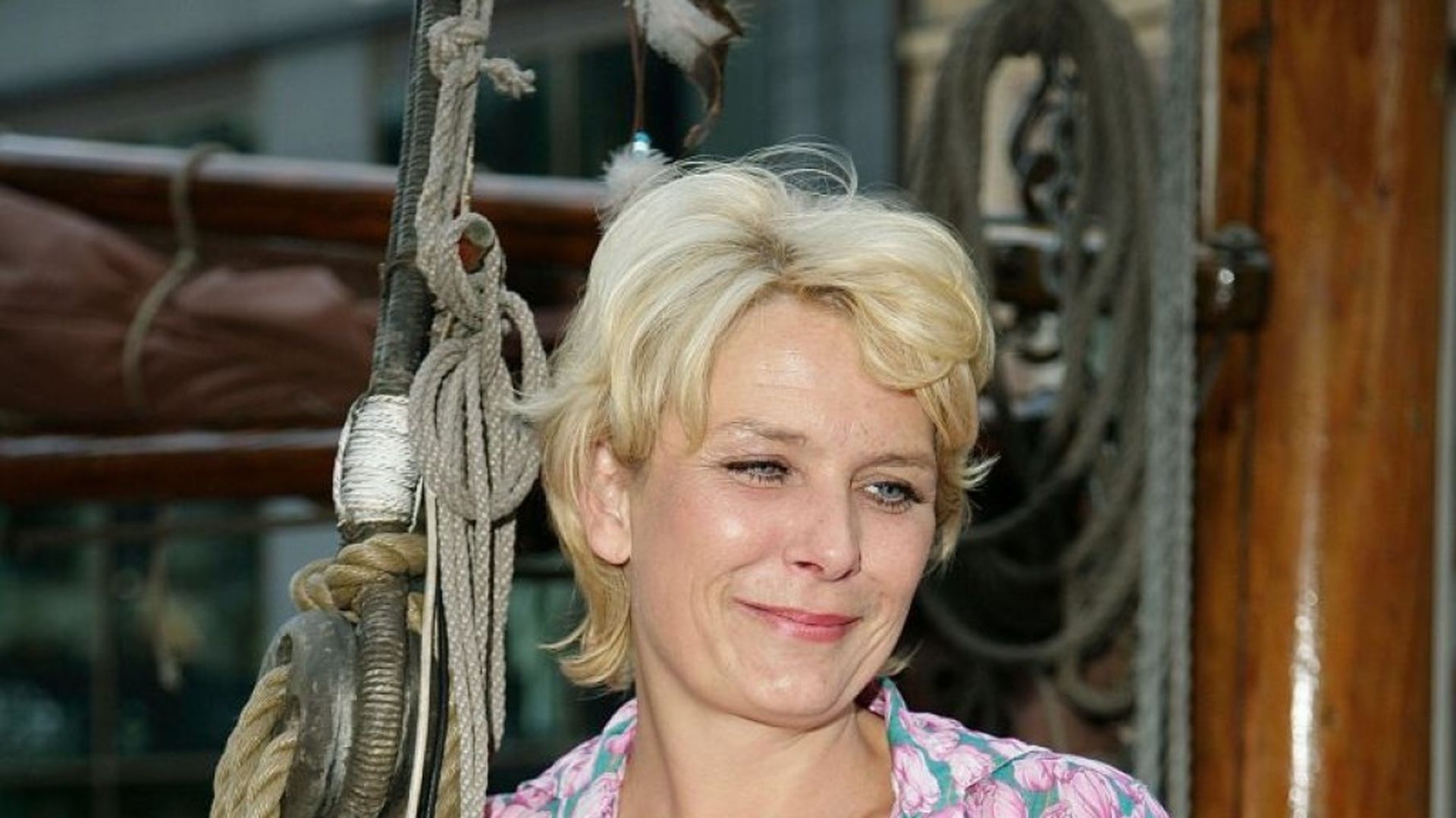 Ex-Rote Rosen-Darstellerin lästert über Soaps | Promiflash.de