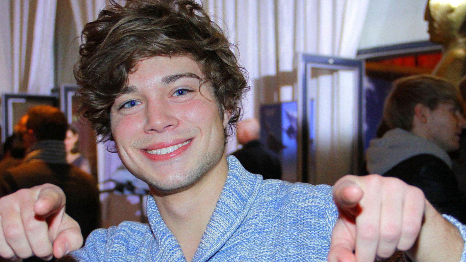 Jascha Rust verabschiedet sich in die Sonne | Promiflash.de