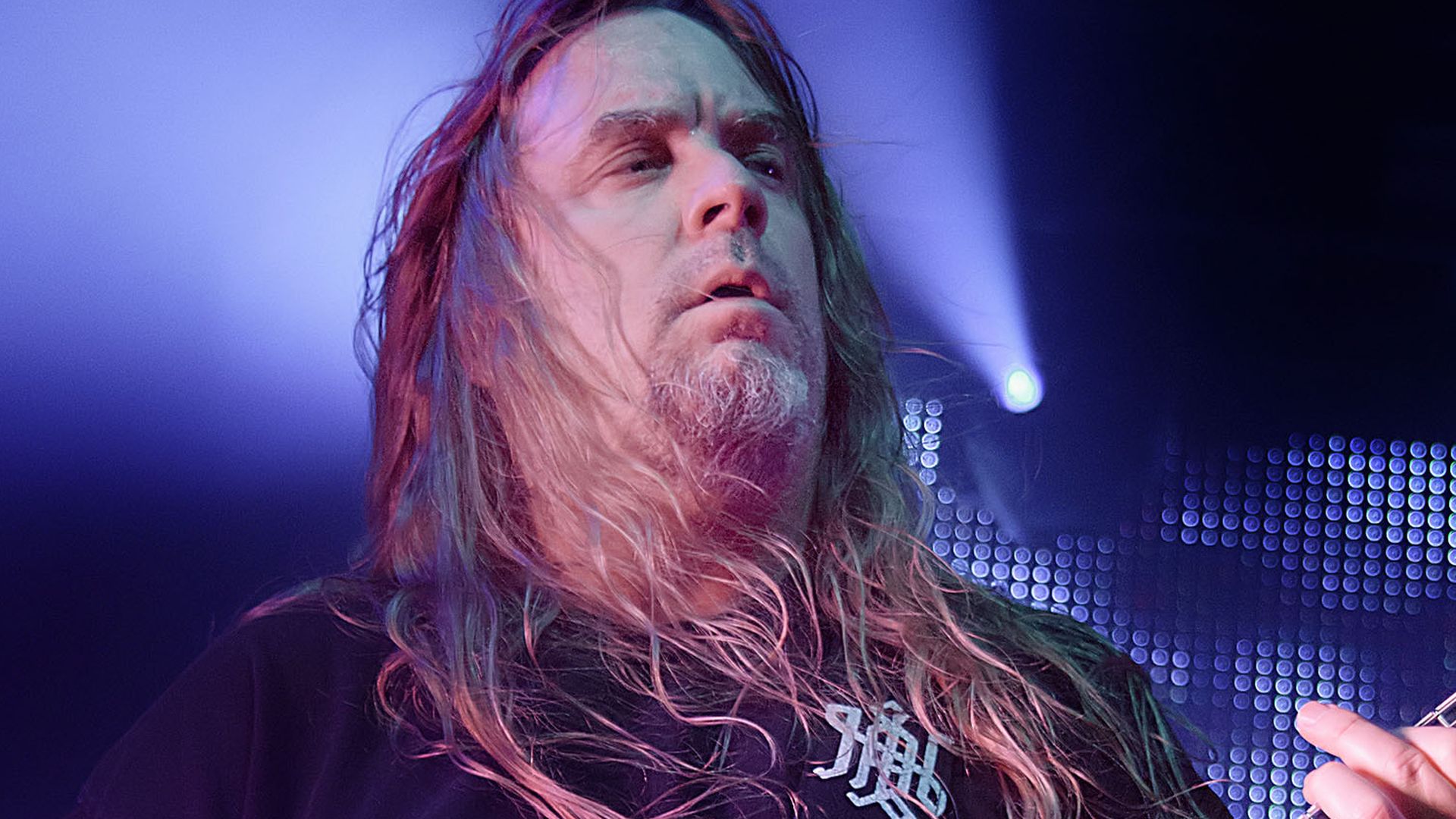 Slayer-Gitarrist Jeff Hanneman stirbt mit 49! | Promiflash.de