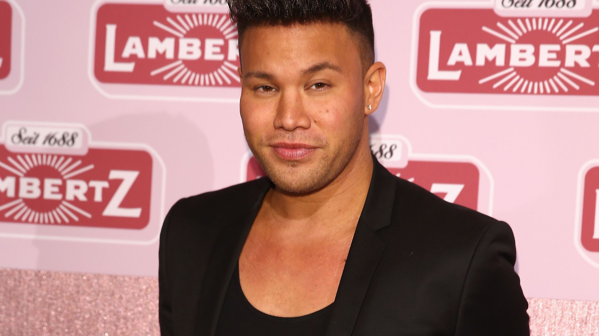 Erster deutscher Rapper in Dubai: Kay One geht auf Clubtour ...