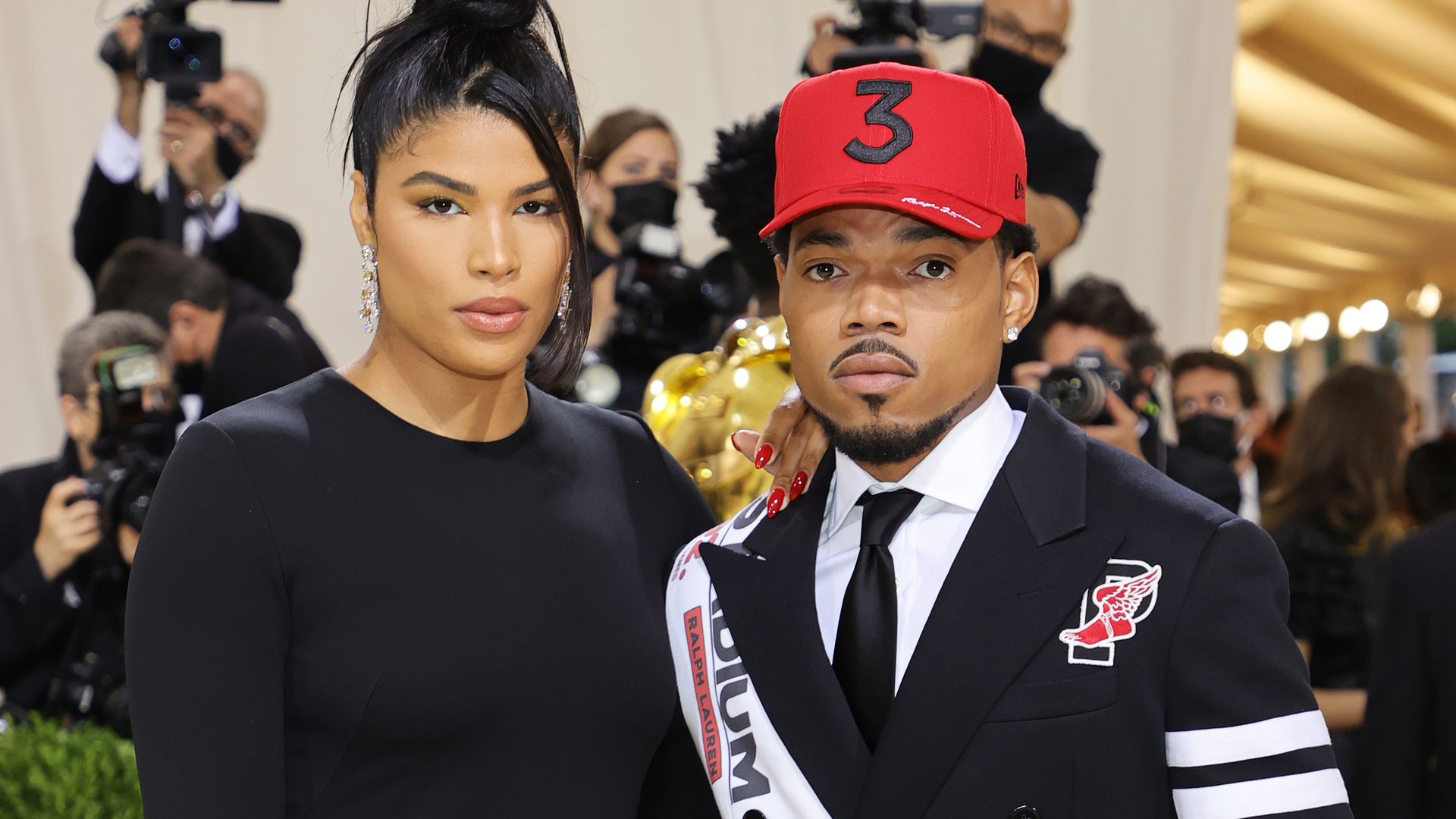 Nach Tanzvideo: Chance the Rappers Frau teilt unklare Zeilen