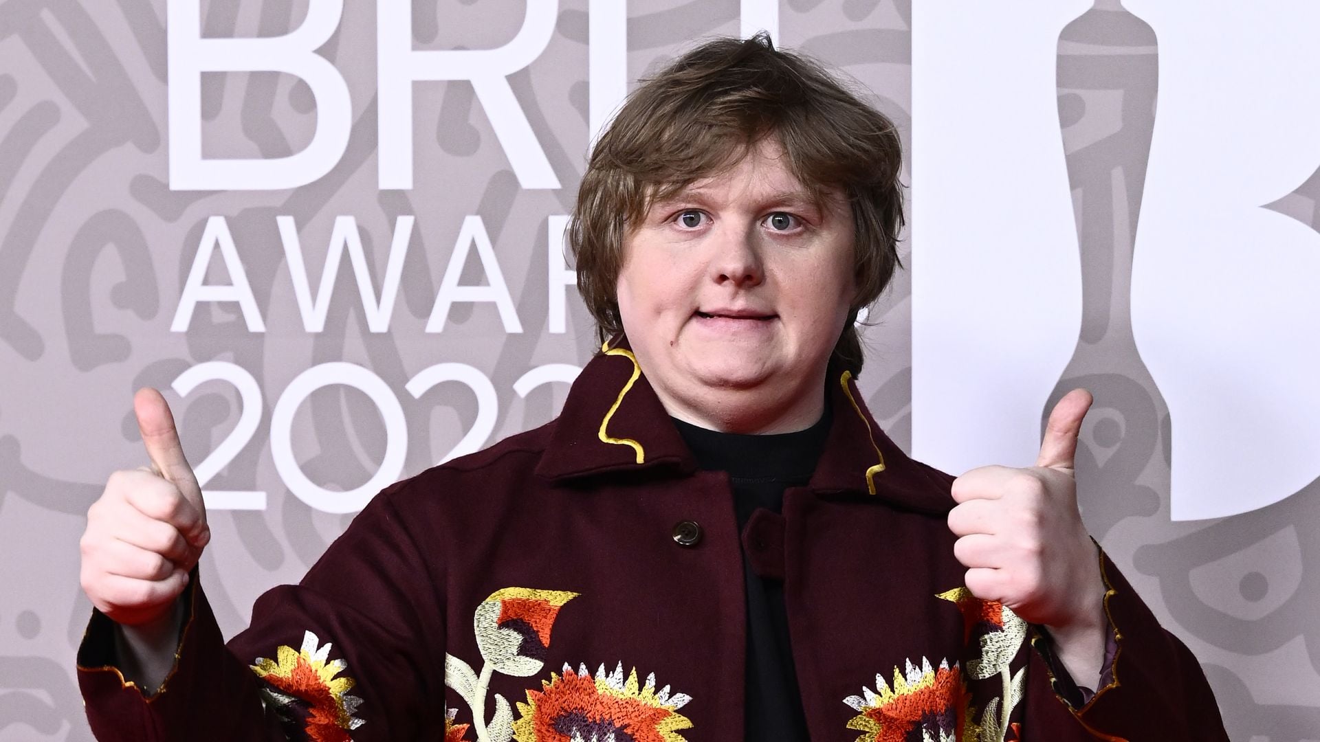 Knutschend bei Brit Awards: Lewis Capaldi soll vergeben sein