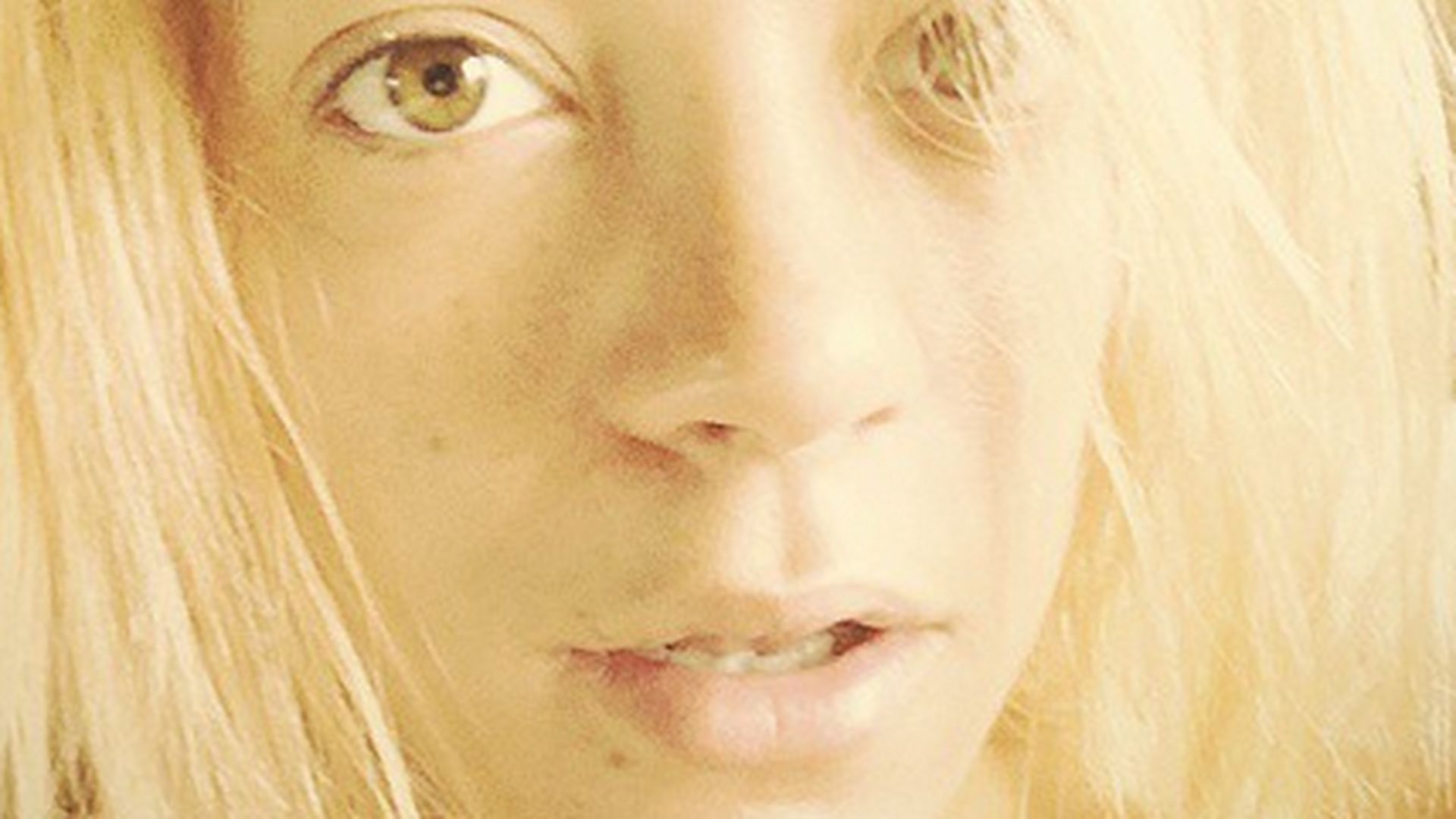 Tschüss Farb-Rausch: Lily Allen ist jetzt blond! | Promiflash.de