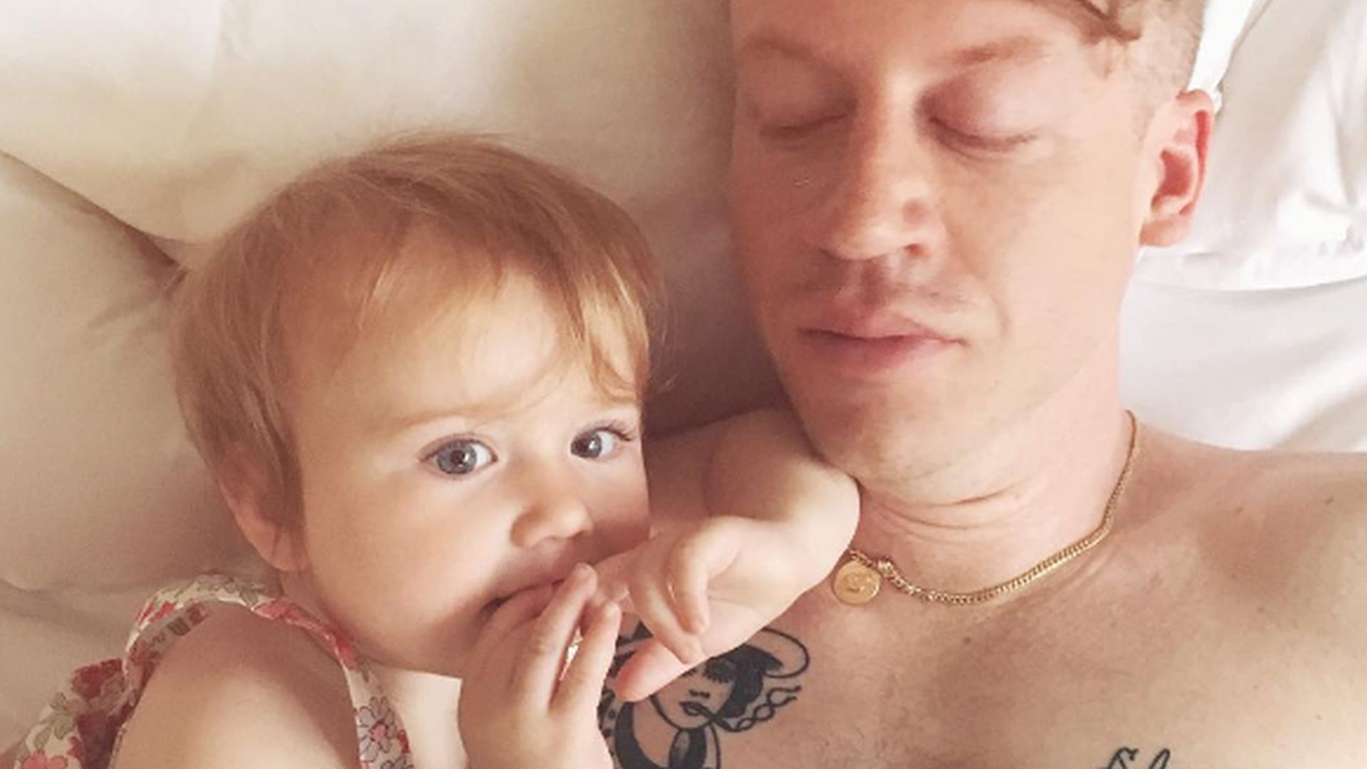 Papas ganzer Stolz: Macklemore überrascht mit Tochter-Tattoo ...