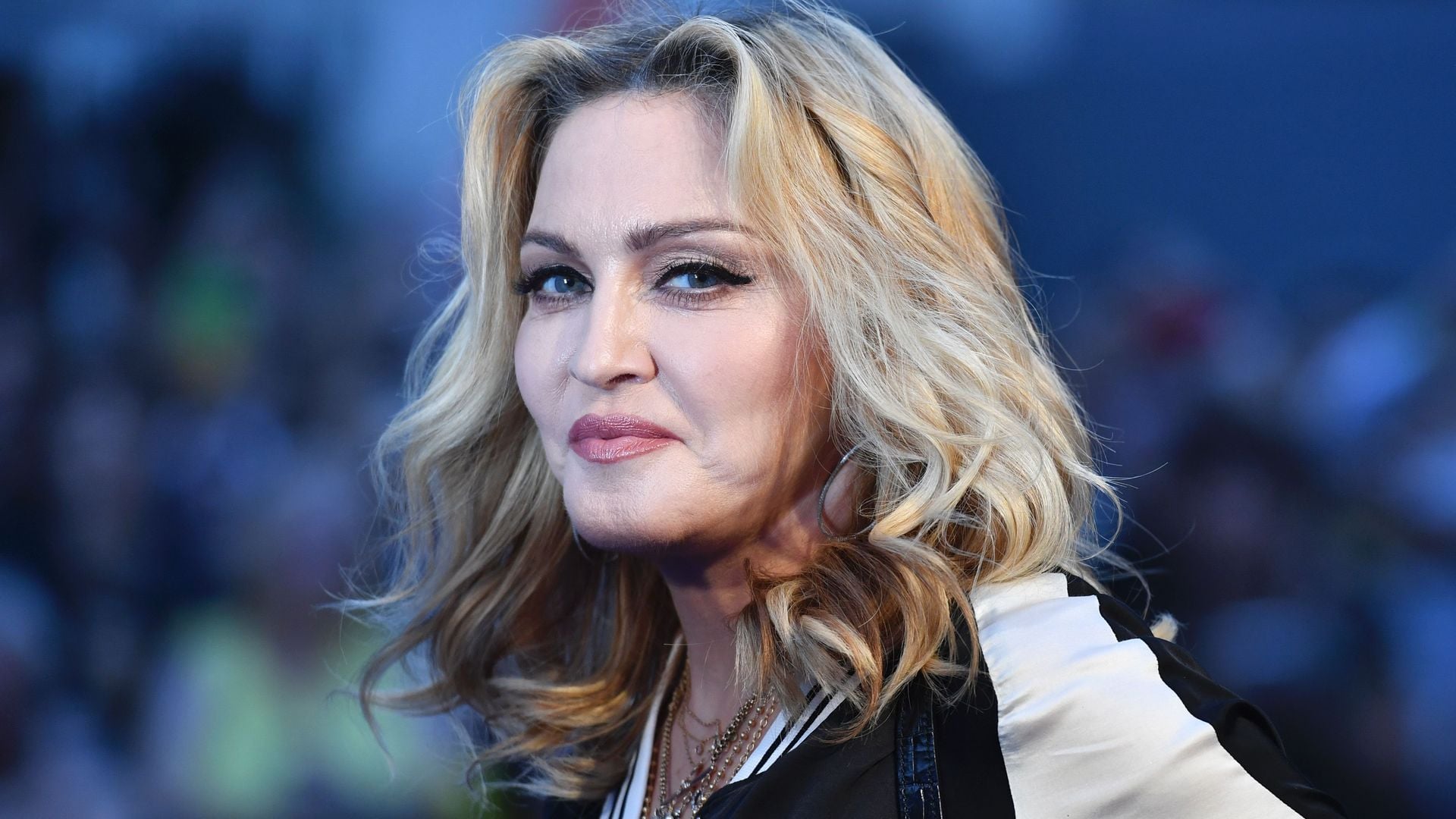Fan verklagt Madonna wegen ihrer pornografischen Bühnenshow