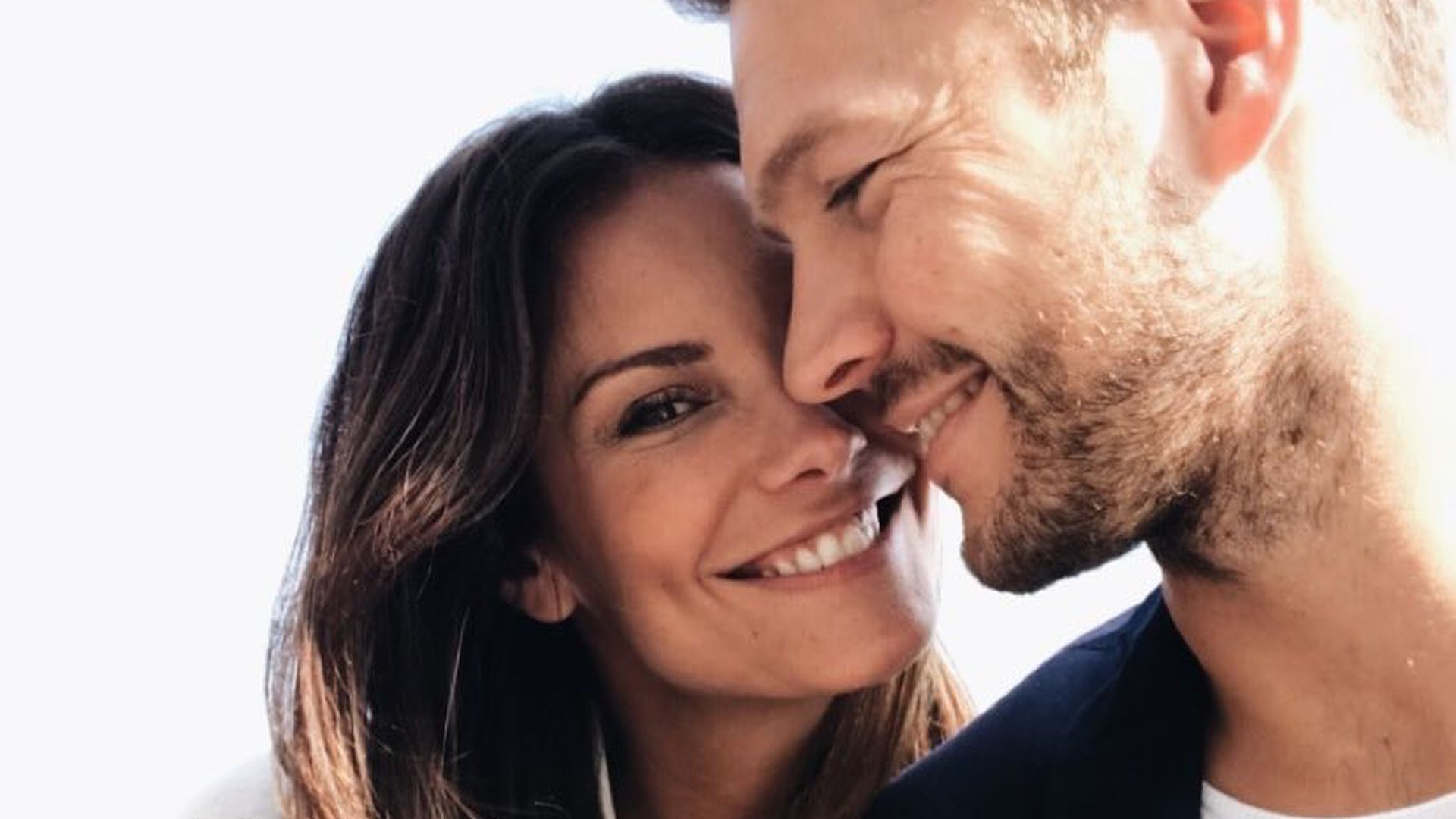 Seltenes Liebes-Selfie: Marvin Albrecht happy mit Simone | Promiflash.de