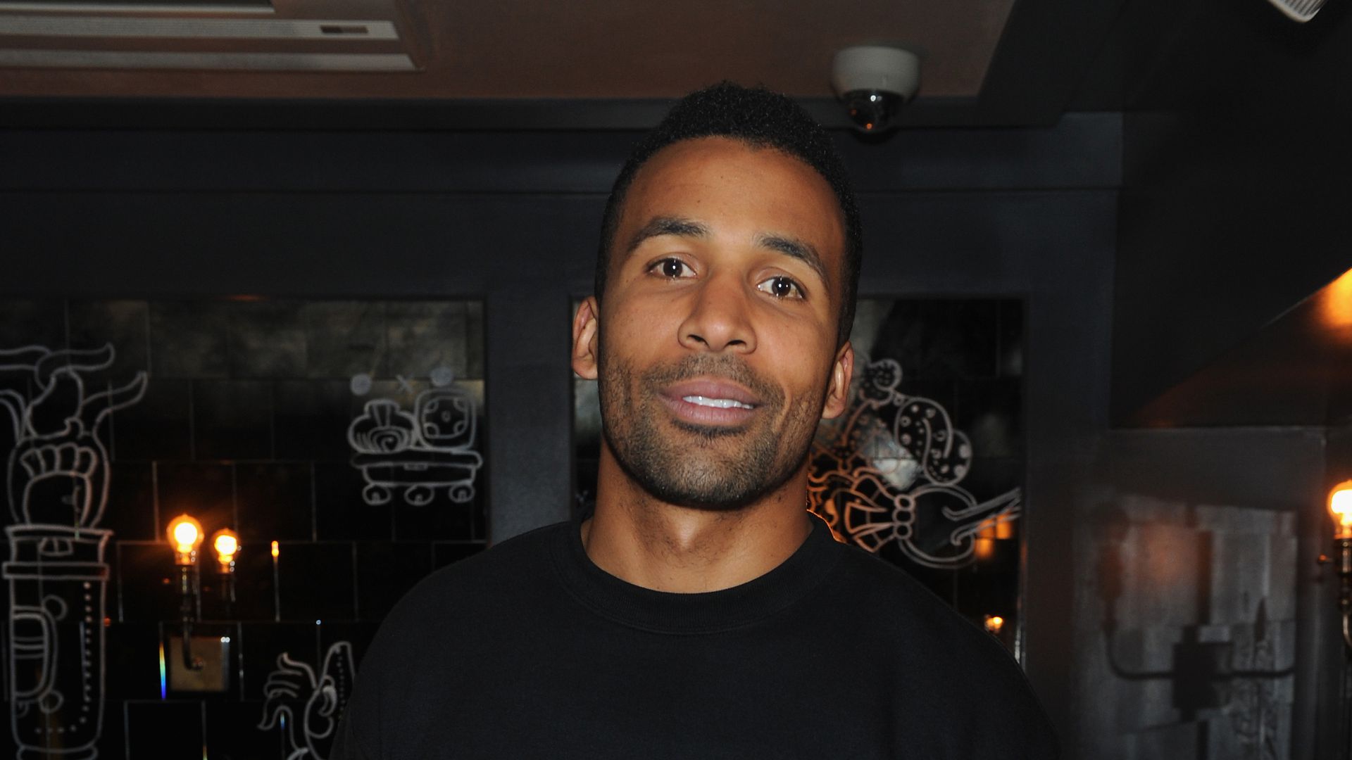 Matte Babel | Promiflash