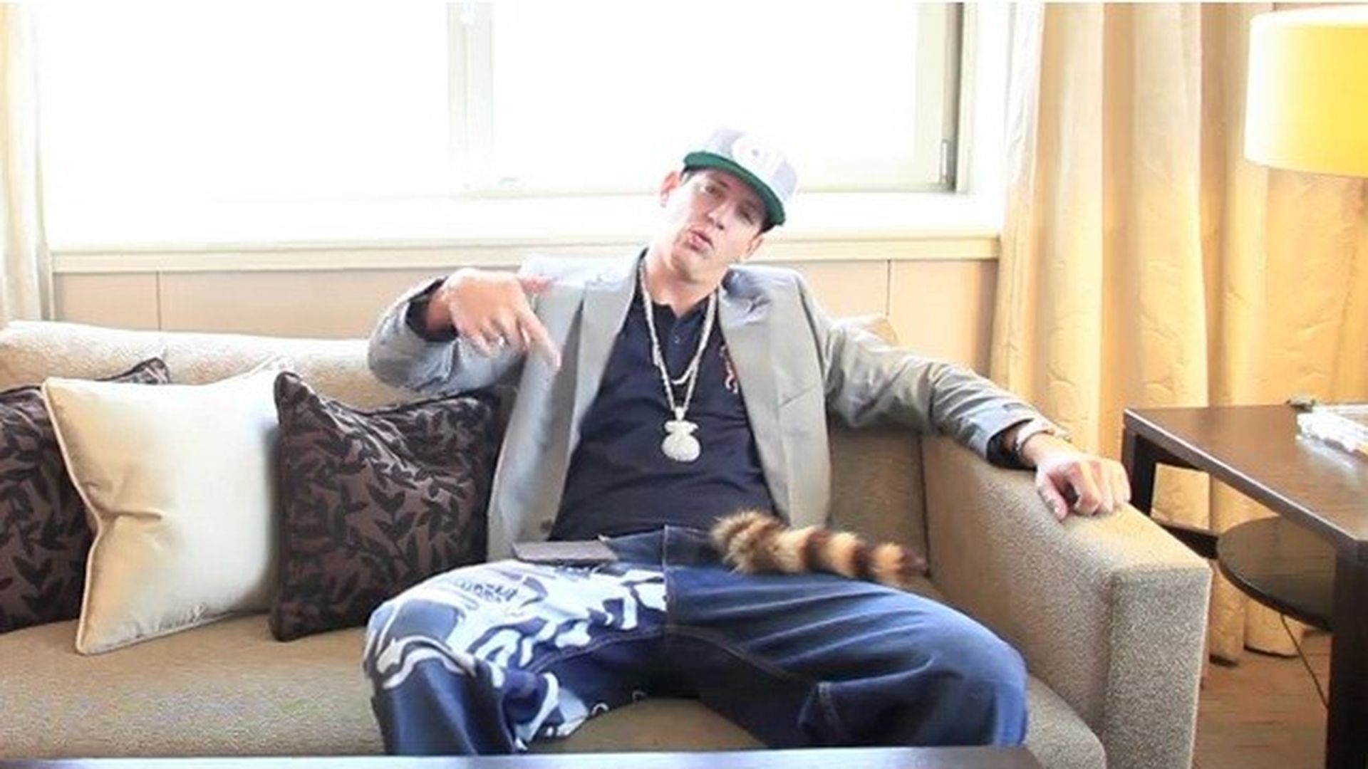 YouTube-Rapper Money Boy „dreht den Swag auf"! | Promiflash.de