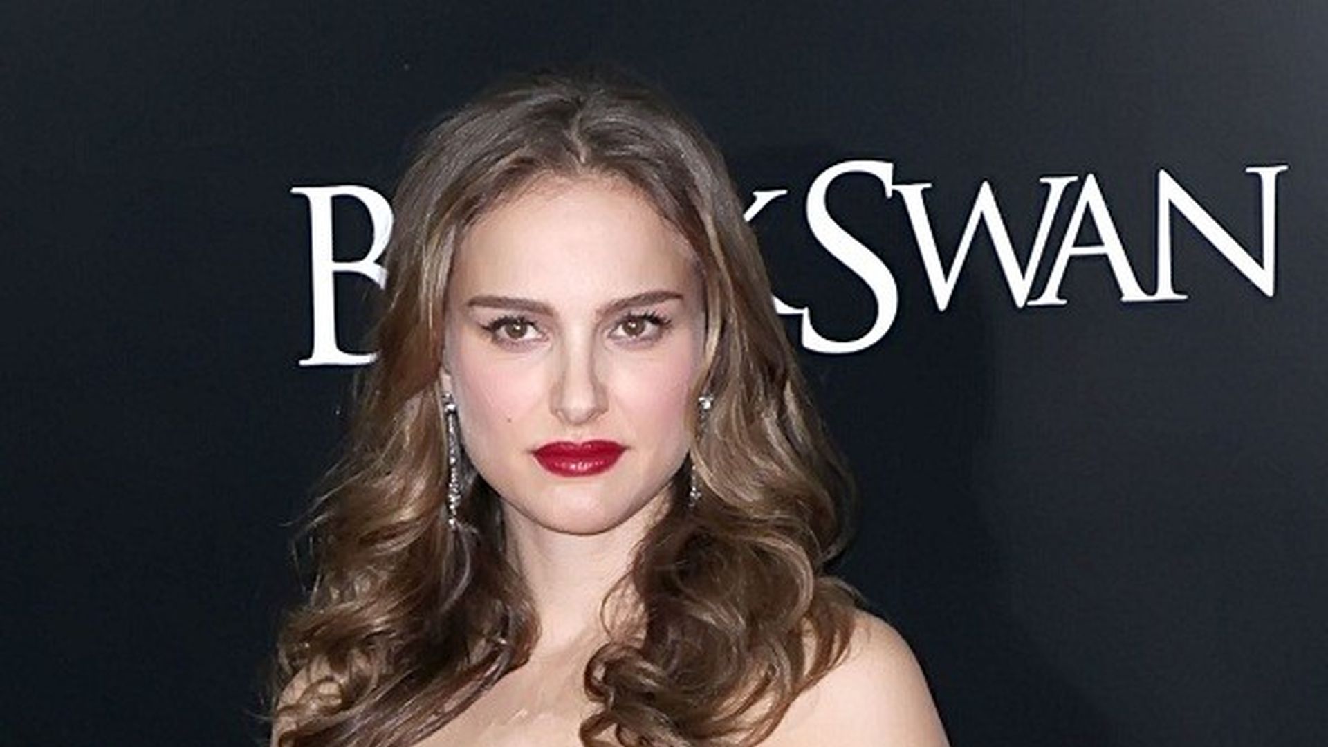 Düster: Natalie Portman als Black Beauty | Promiflash.de