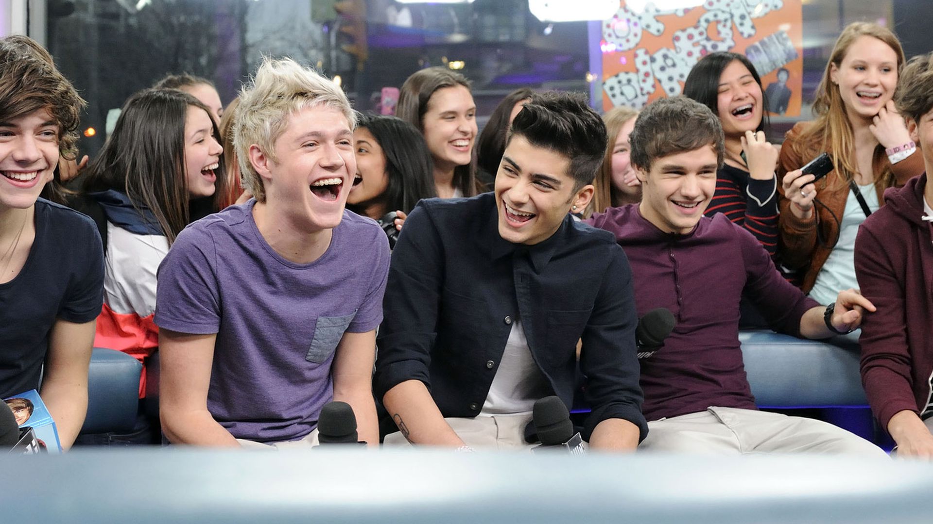 One Direction bekommen gleich 100 Bodyguards! | Promiflash.de