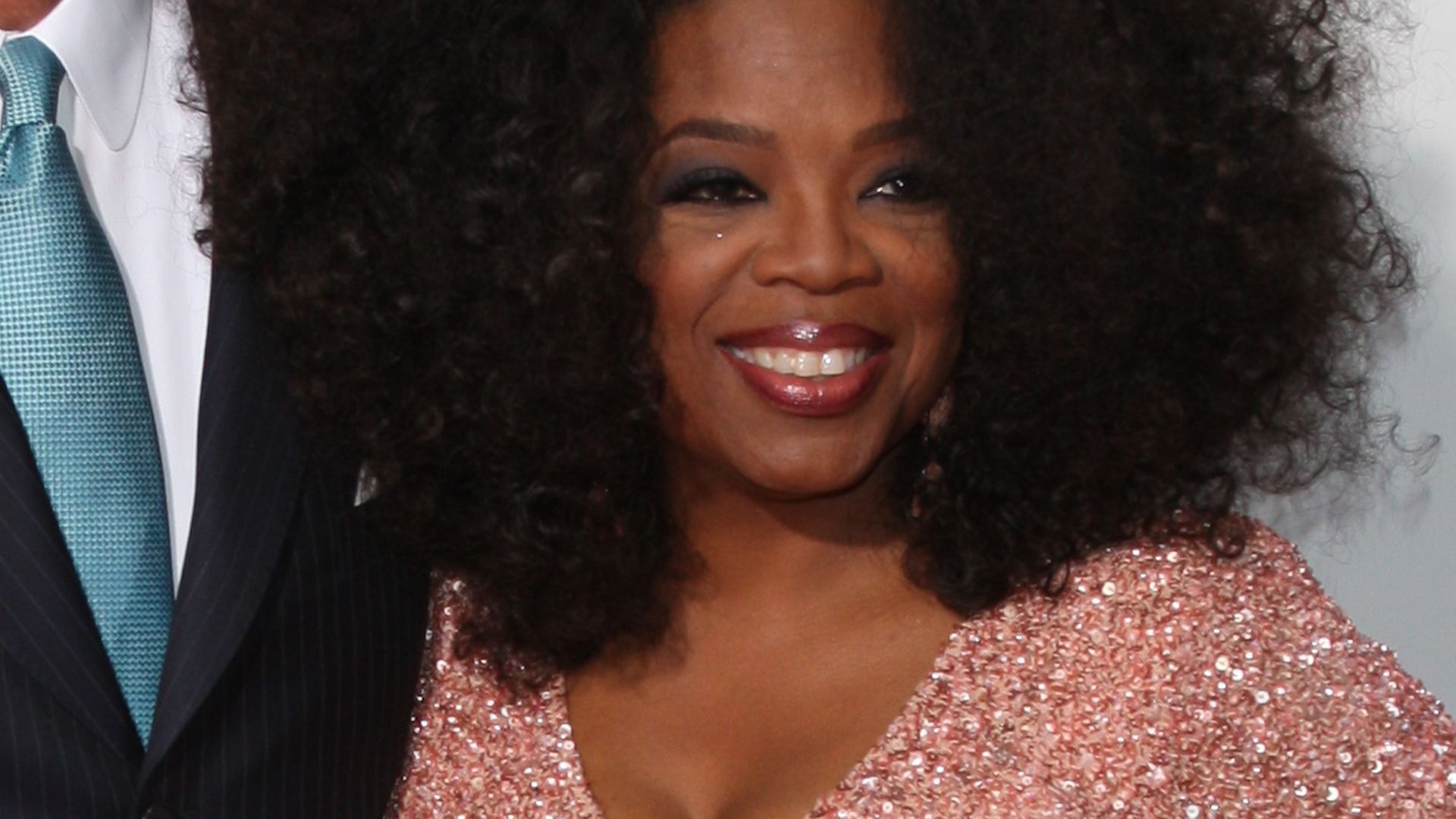 Oprah Winfrey zeigt ihren riesigen Mega-Afro | Promiflash.de