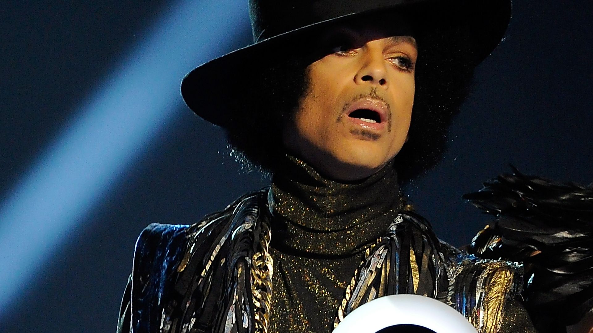 Bestürzender Tod: Prince ( 57) starb im Aufzug! | Promiflash.de