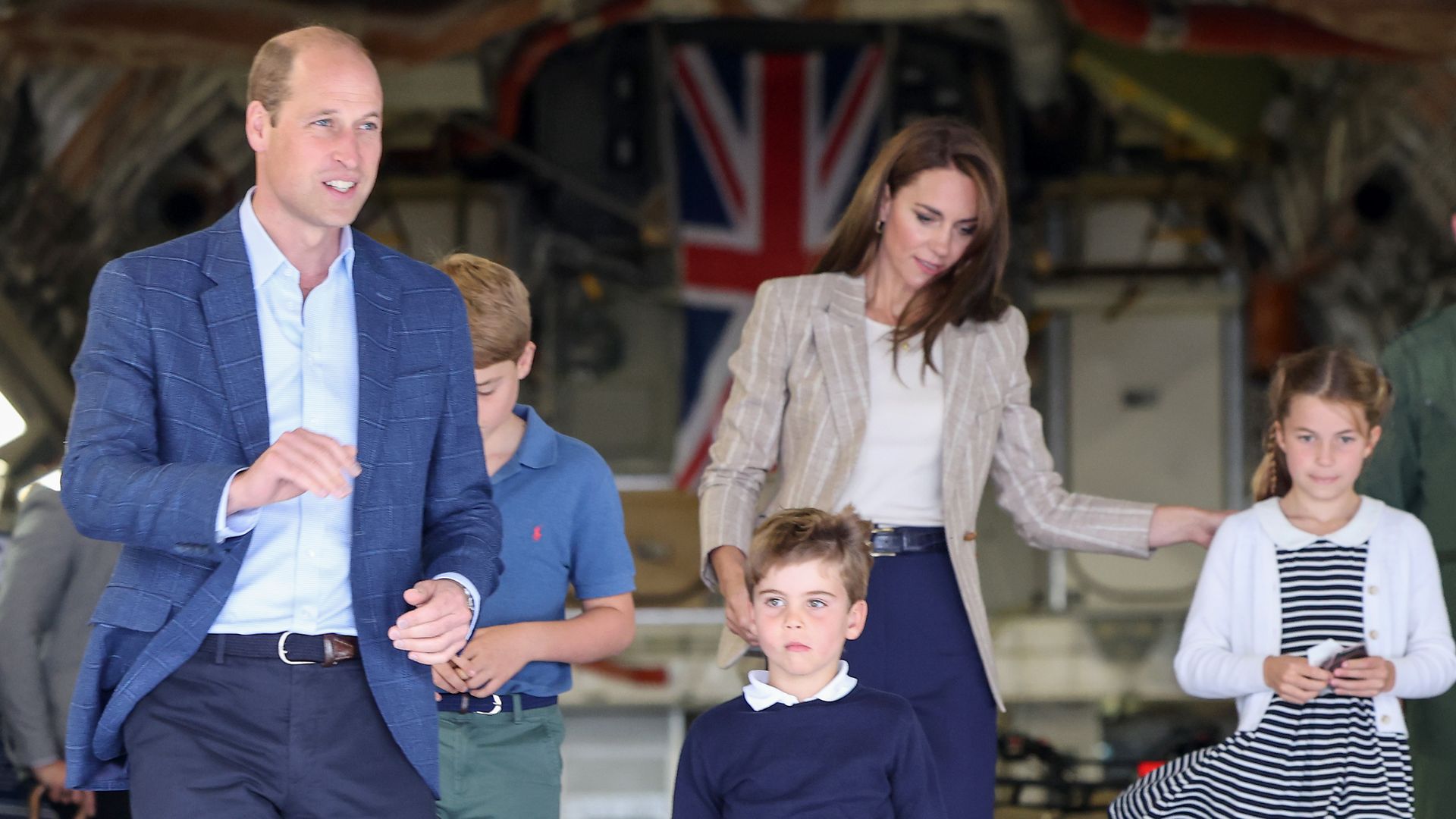 Prinz William und Kate besuchen mit ihren Kids eine Flugshow