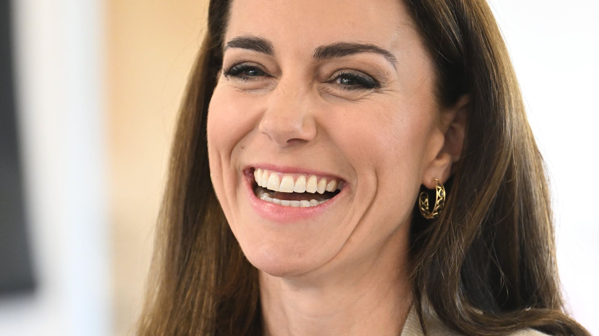 Prinzessin Kate schwärmt bei Spenden-Event vom Mama-Sein!