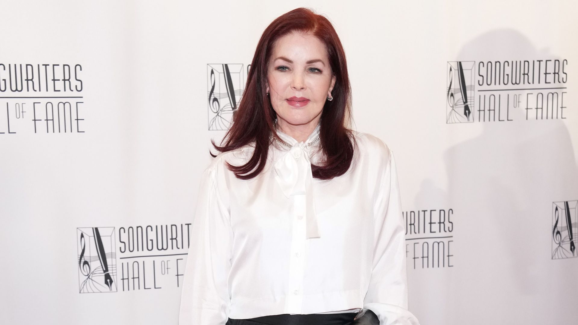 Wirklich 79? Priscilla Presley flasht bei Red-Carpet-Event!