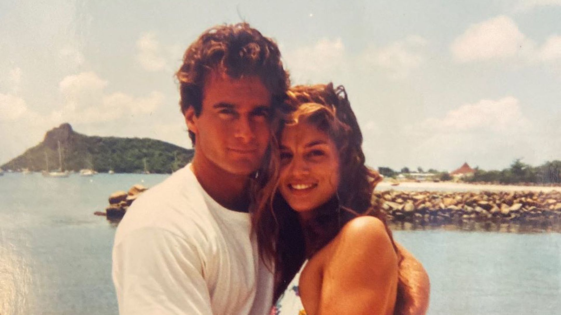 Cindy Crawford teilt Foto ihres ersten Pärchen-Urlaubs!