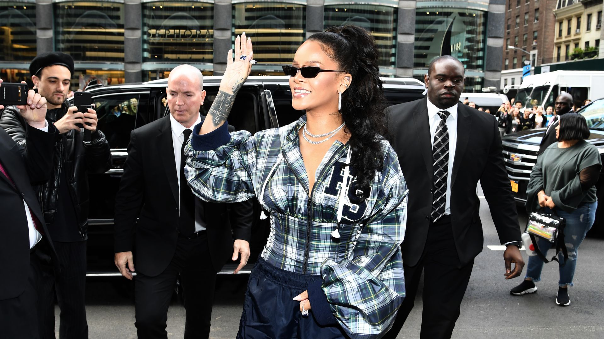 Rihannas peinlicher Po-Blitzer | Promiflash.de